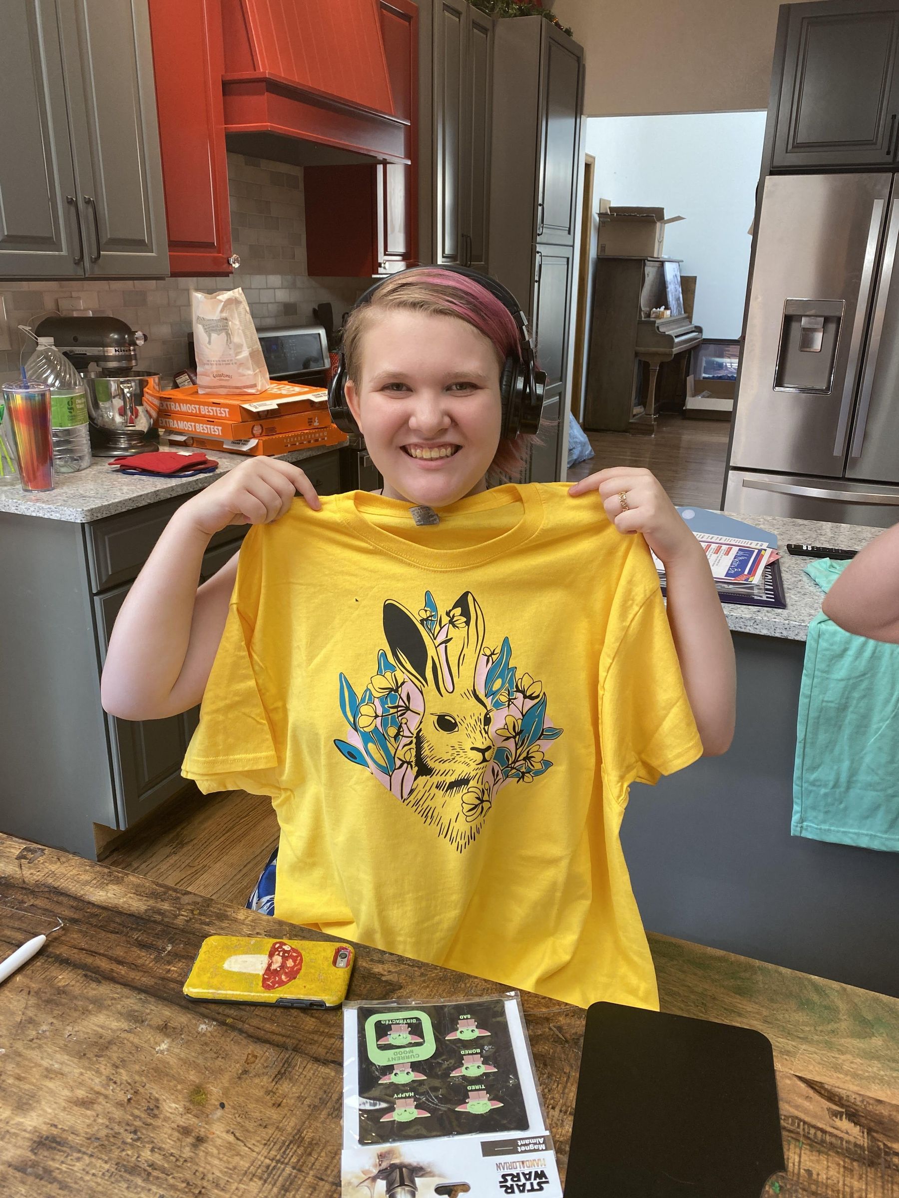 Scrappy Vinyl T-shirt : 5 Steps - Instructables