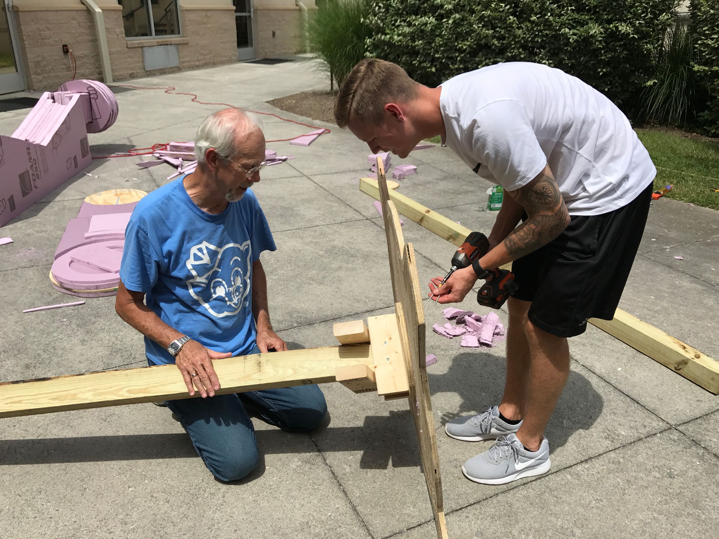 Make a Large-Scale Star Wars AT-AT Walker : 11 Steps (with Pictures ...