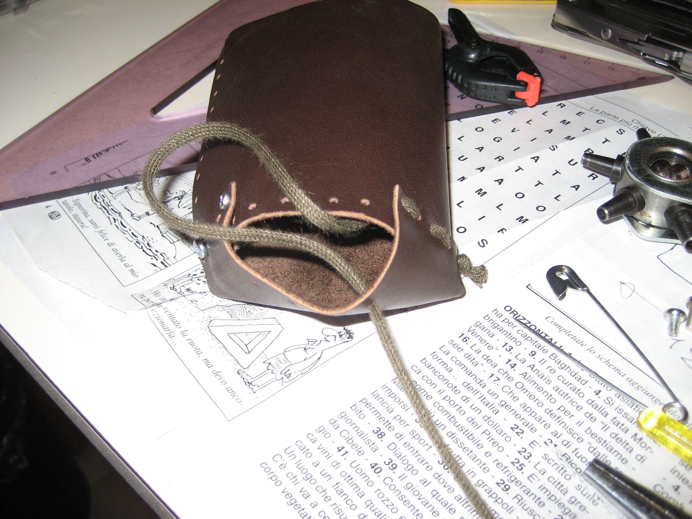 Leather Camera Belt Pouch From a Single Rectangle : 12 Steps ...
