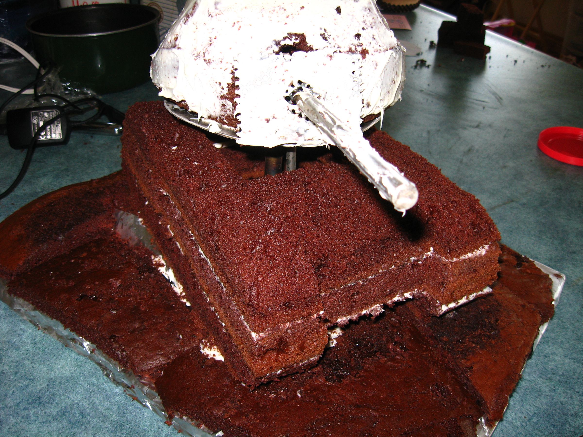 Moving Tank Birthday Cake : 4 Steps (with Pictures) - Instructables