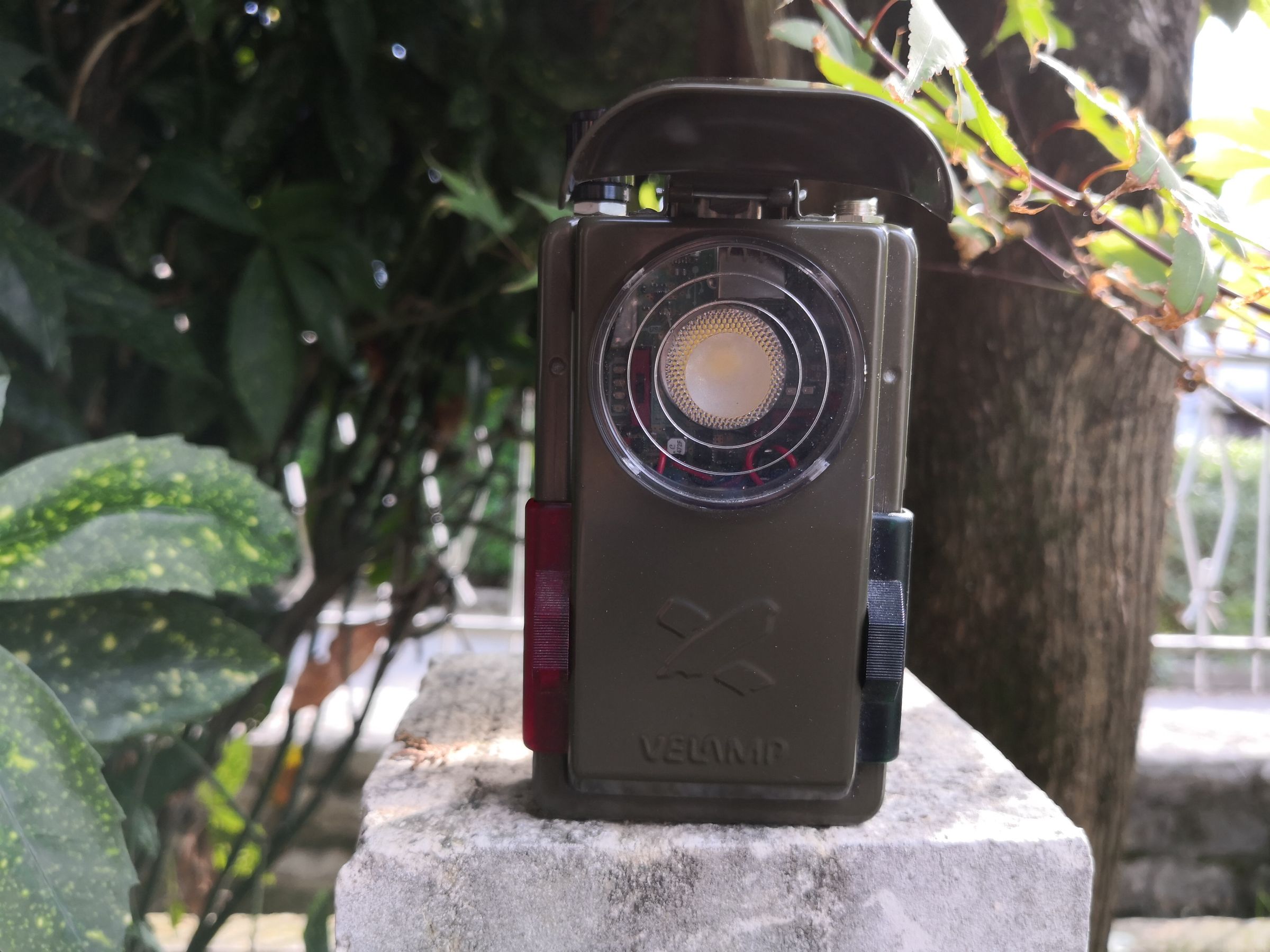 How I Made the Most Advanced Flashlight Ever : 10 Steps (with Pictures ...