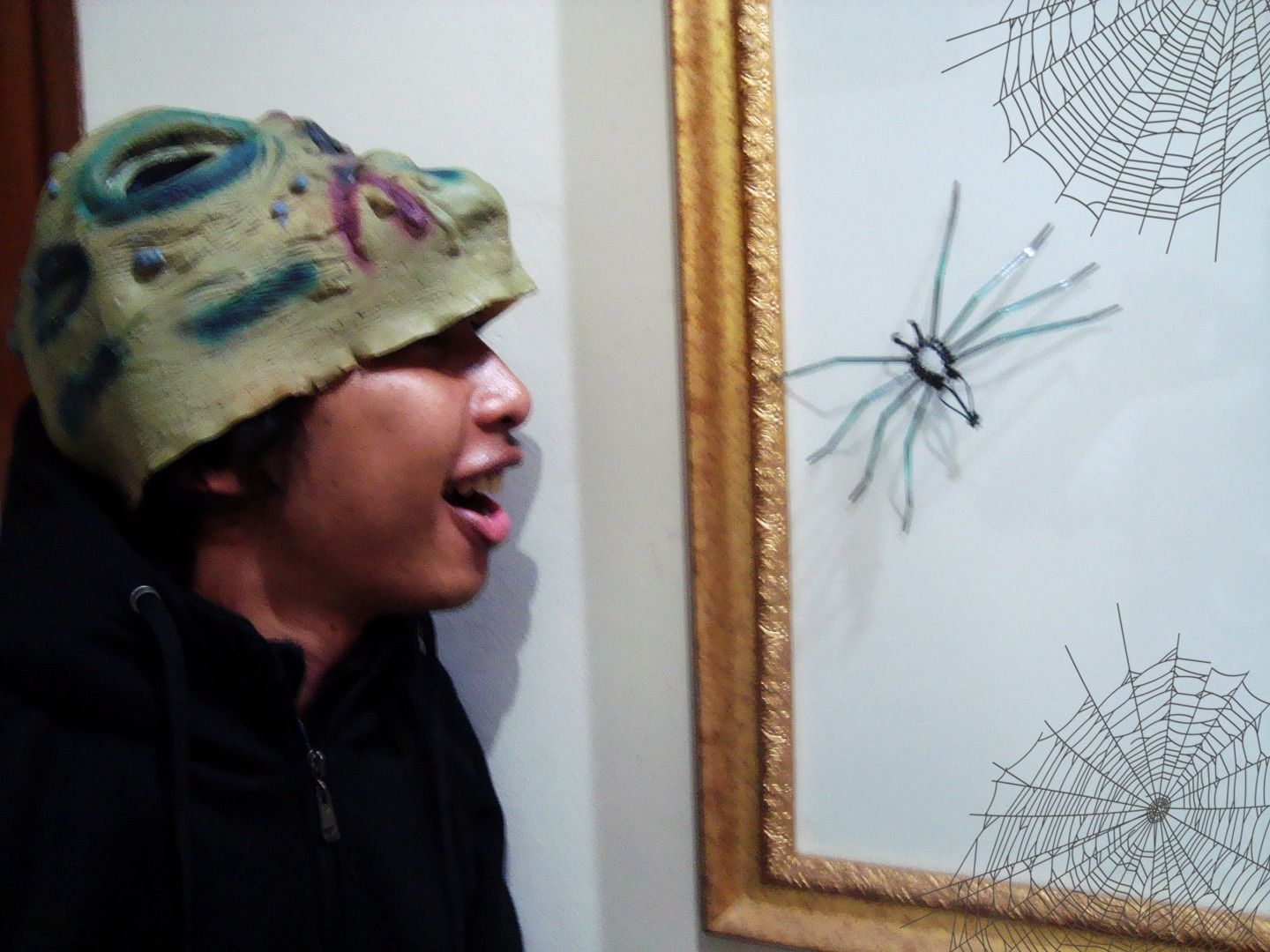 Spider Made From Cable Ties for Props Decor Halloween : 4 Steps (with ...