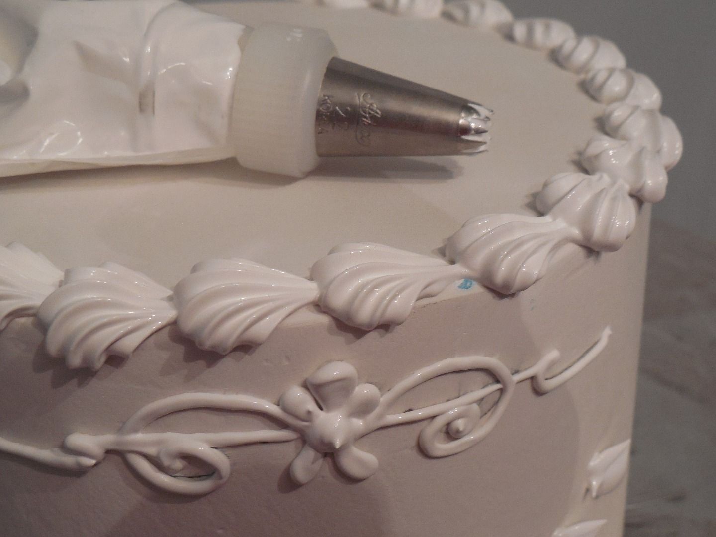 Fake That Wedding Cake! ( at Least Part of It ) : 8 Steps (with ...