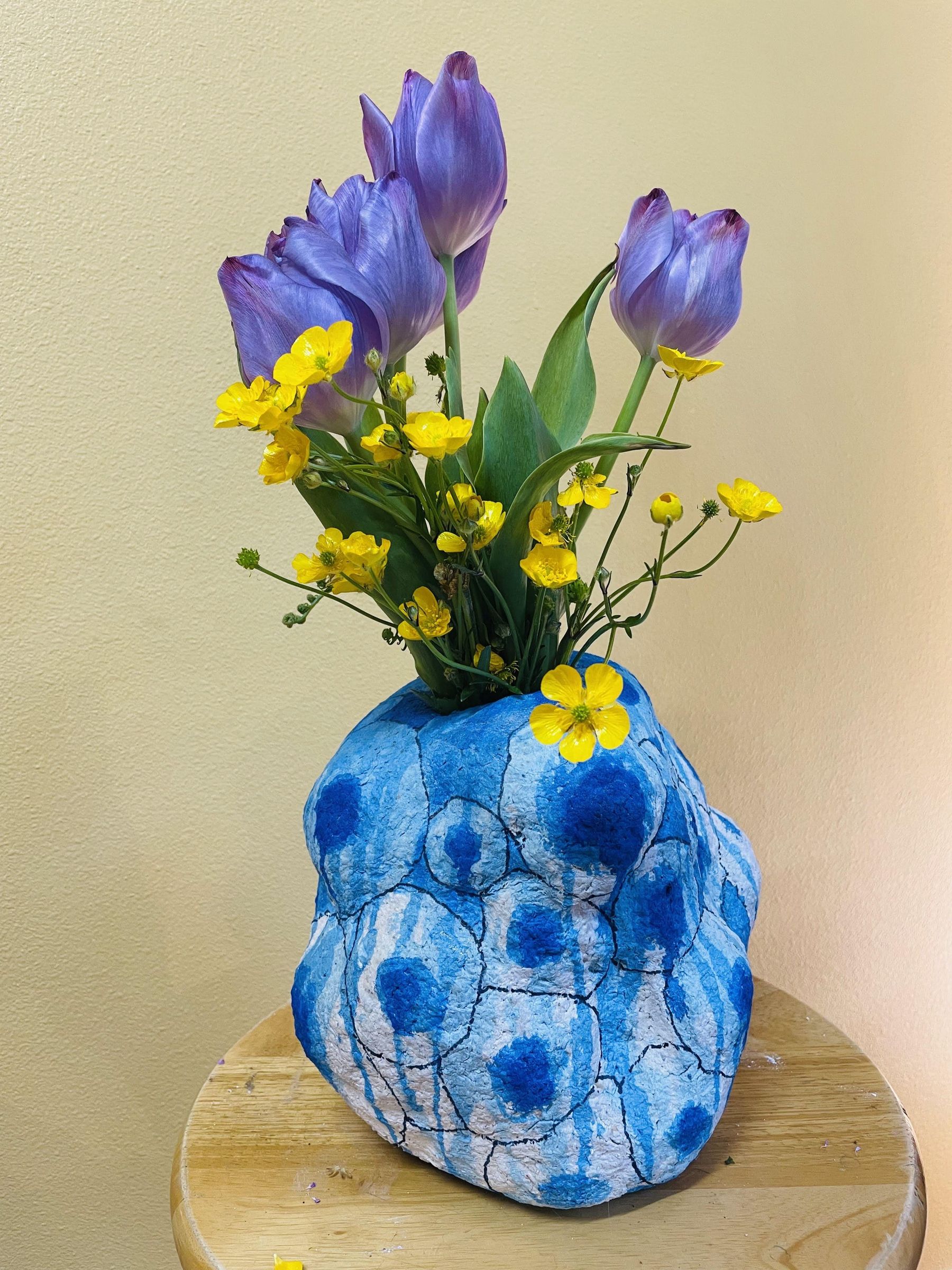Upcycled Vase From Plastic Bags : 6 Steps (with Pictures) - Instructables