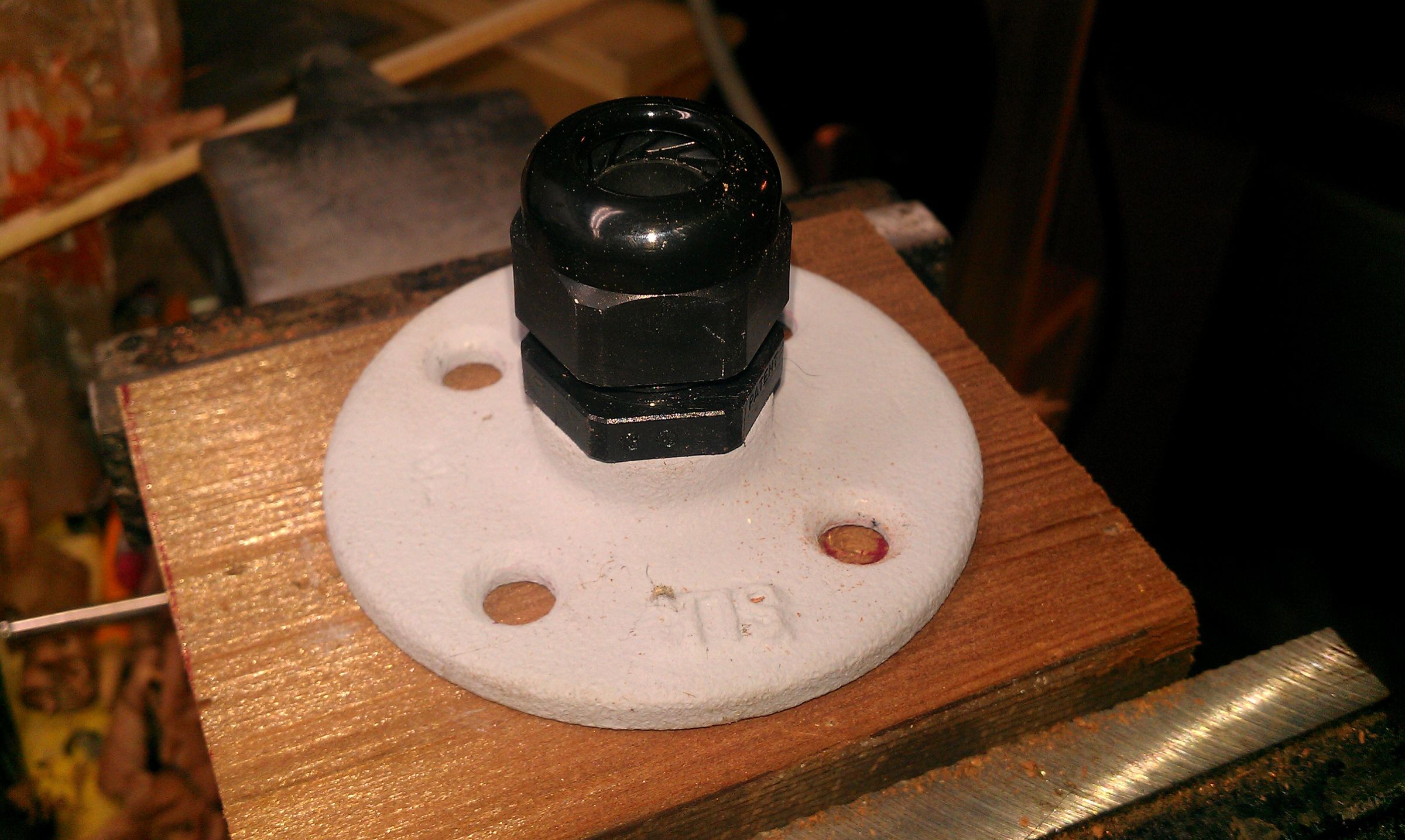 Compressed Air Bulkhead Fitting Outside Wall of House. : 8 Steps (with ...