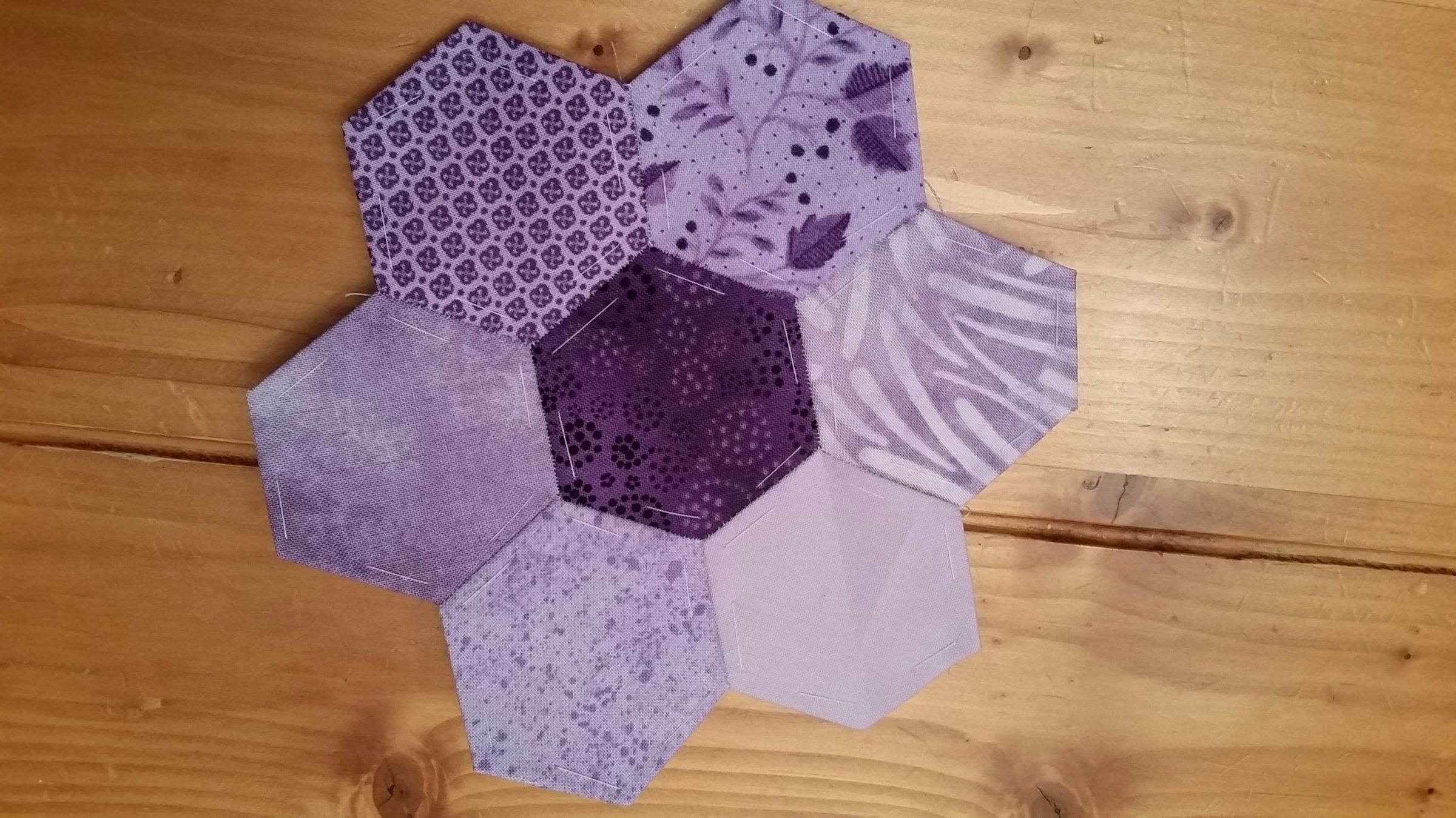 Hexagon English Paper Hand Piecing : 8 Steps (with Pictures ...