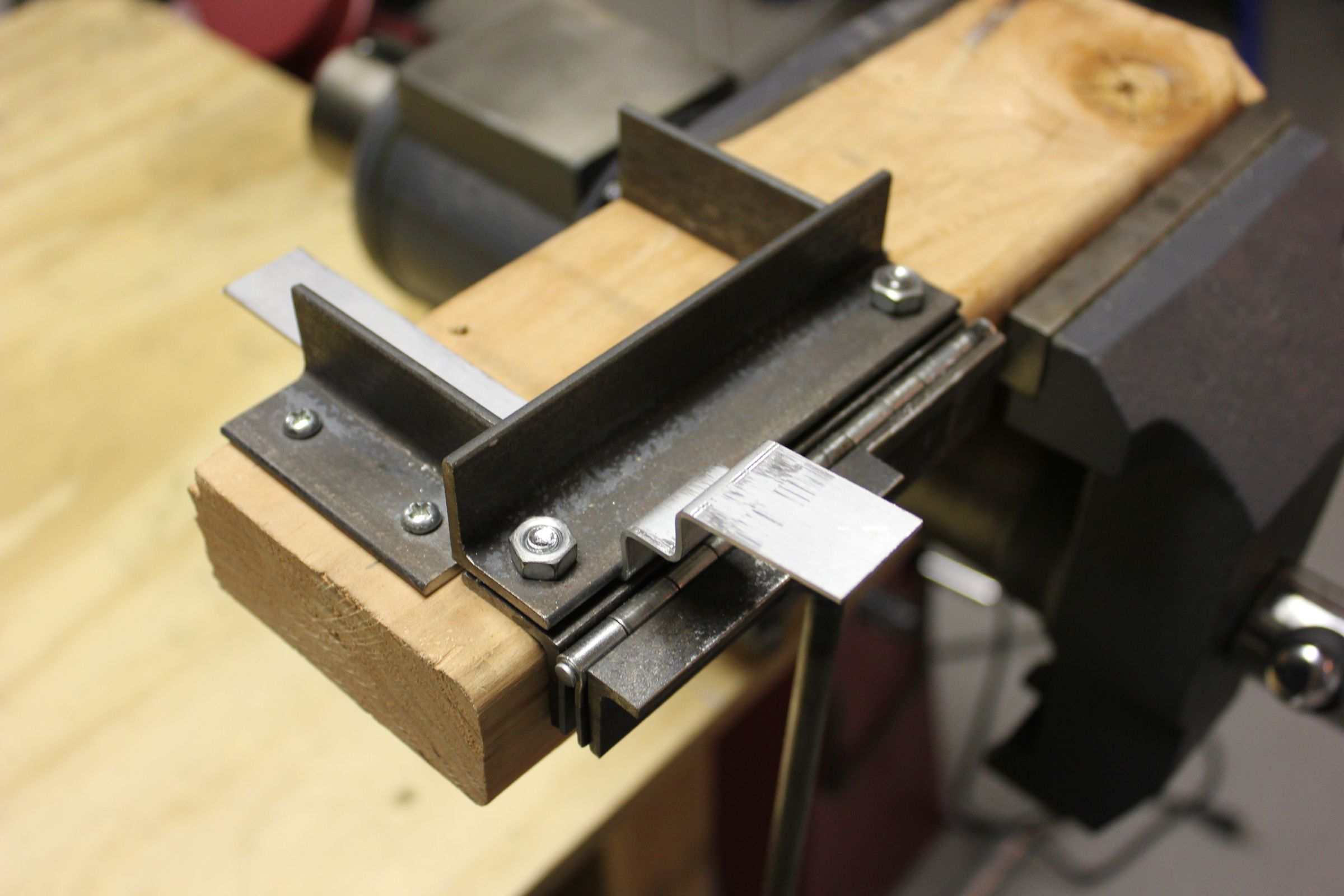 Homemade Mini Bend Brake : 7 Steps (with Pictures) - Instructables