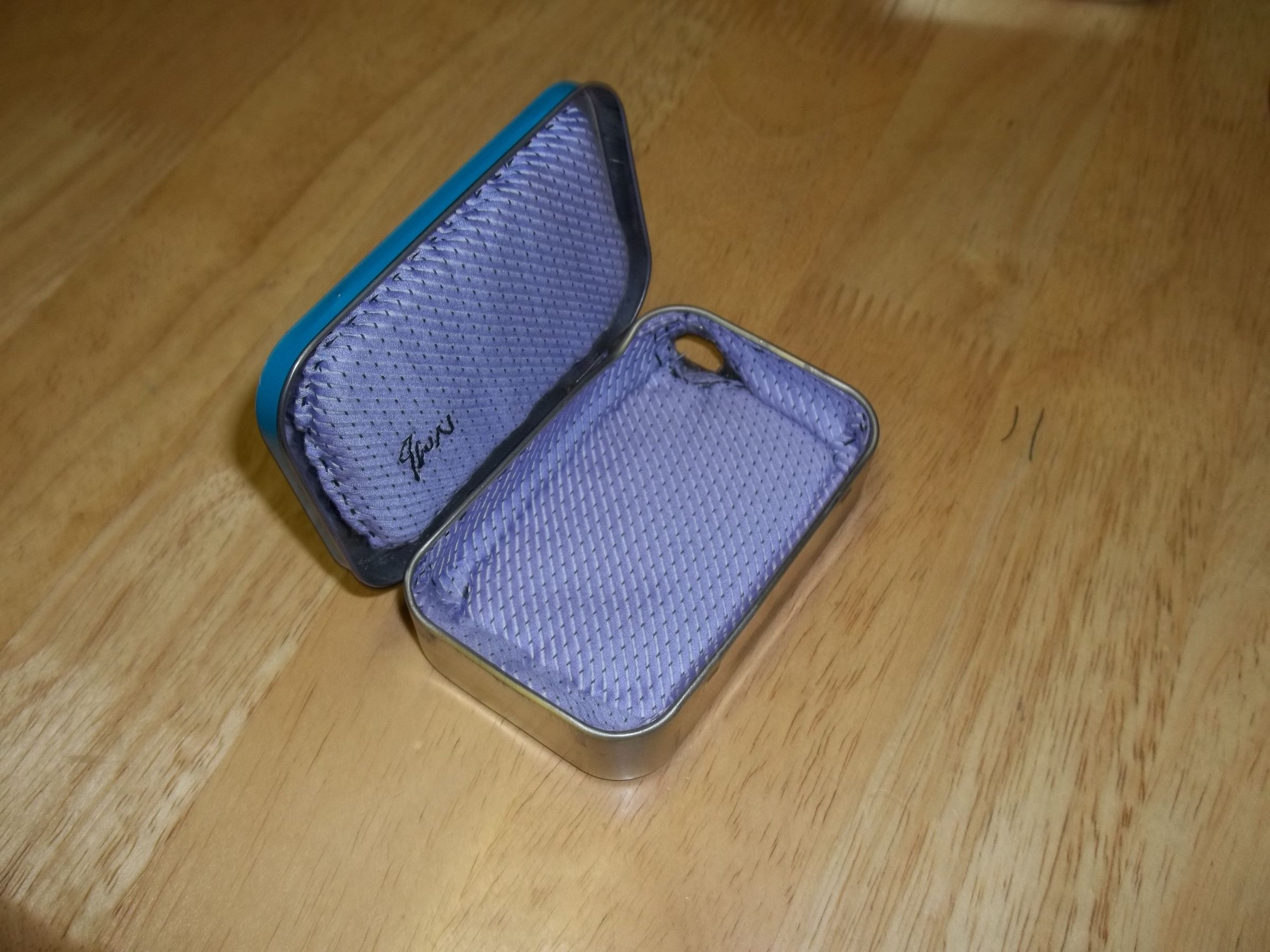 Altoid Ipod Speaker Case : 7 Steps - Instructables