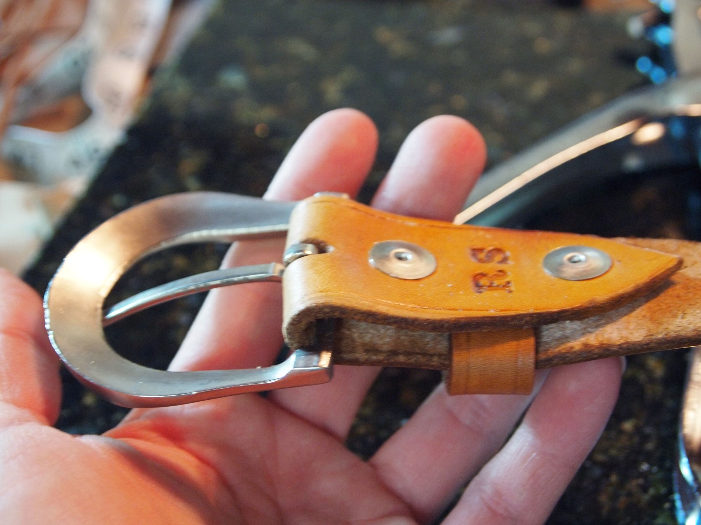 How to Make a Leather Belt - DIY : 8 Steps (with Pictures) - Instructables