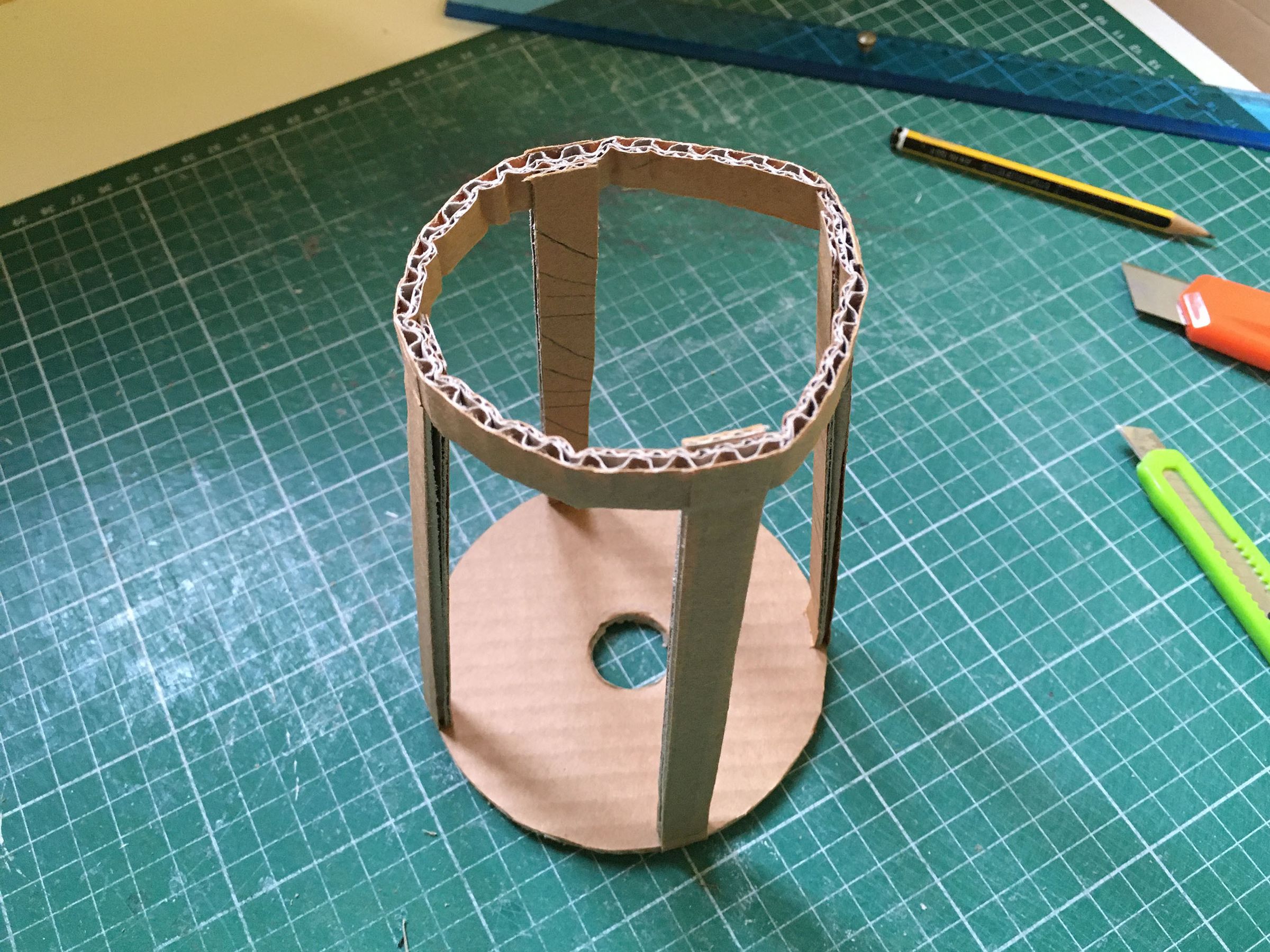 Corrugated Cardboard Lamp : 10 Steps (with Pictures) - Instructables