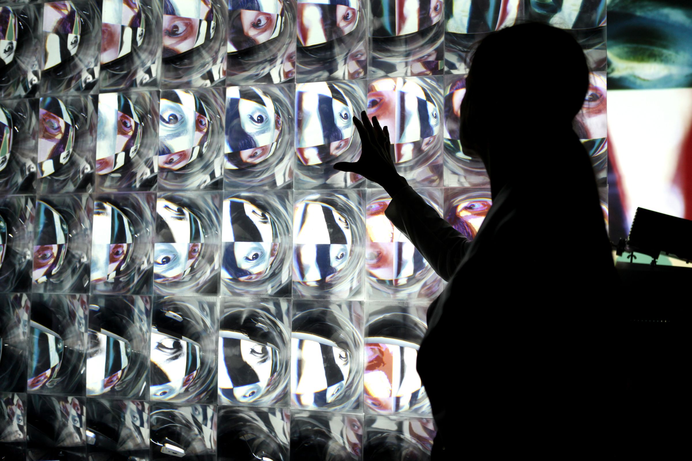 Fresnel Lens Sculpture for Video Projection Art : 7 Steps (with ...