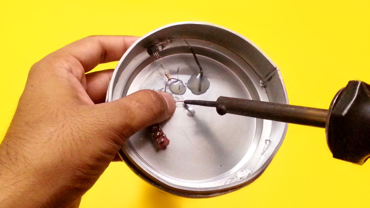 How to Make a Mini Tesla Tower : 7 Steps (with Pictures) - Instructables