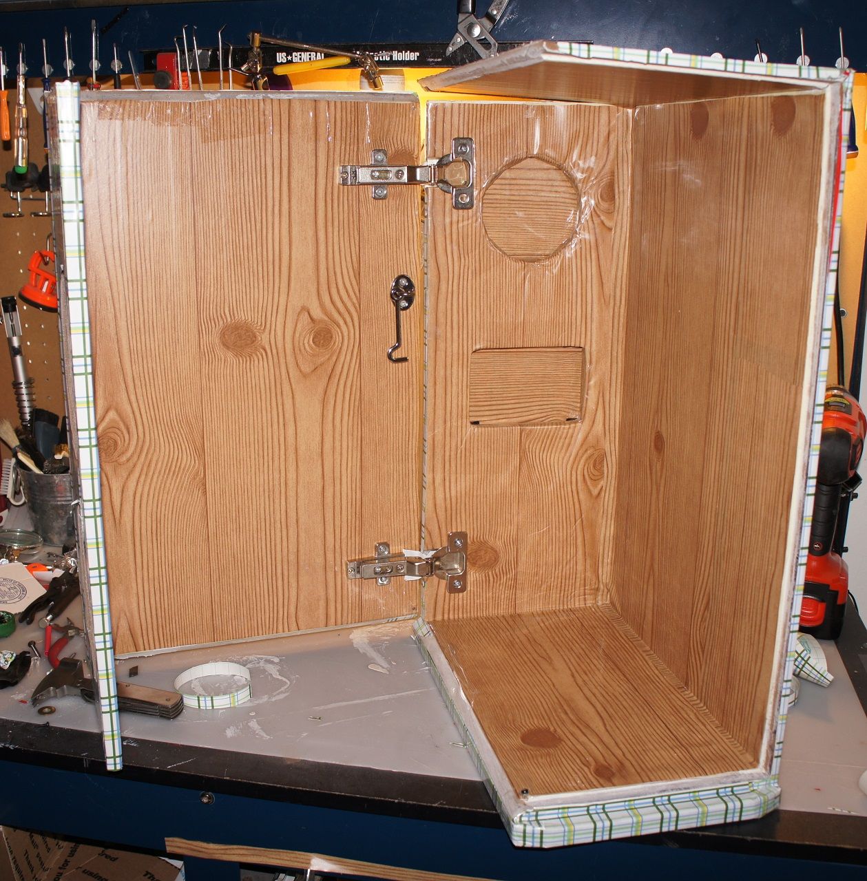 Toolbox and Workbench Portable Stowable Repair Workstation : 6 Steps ...