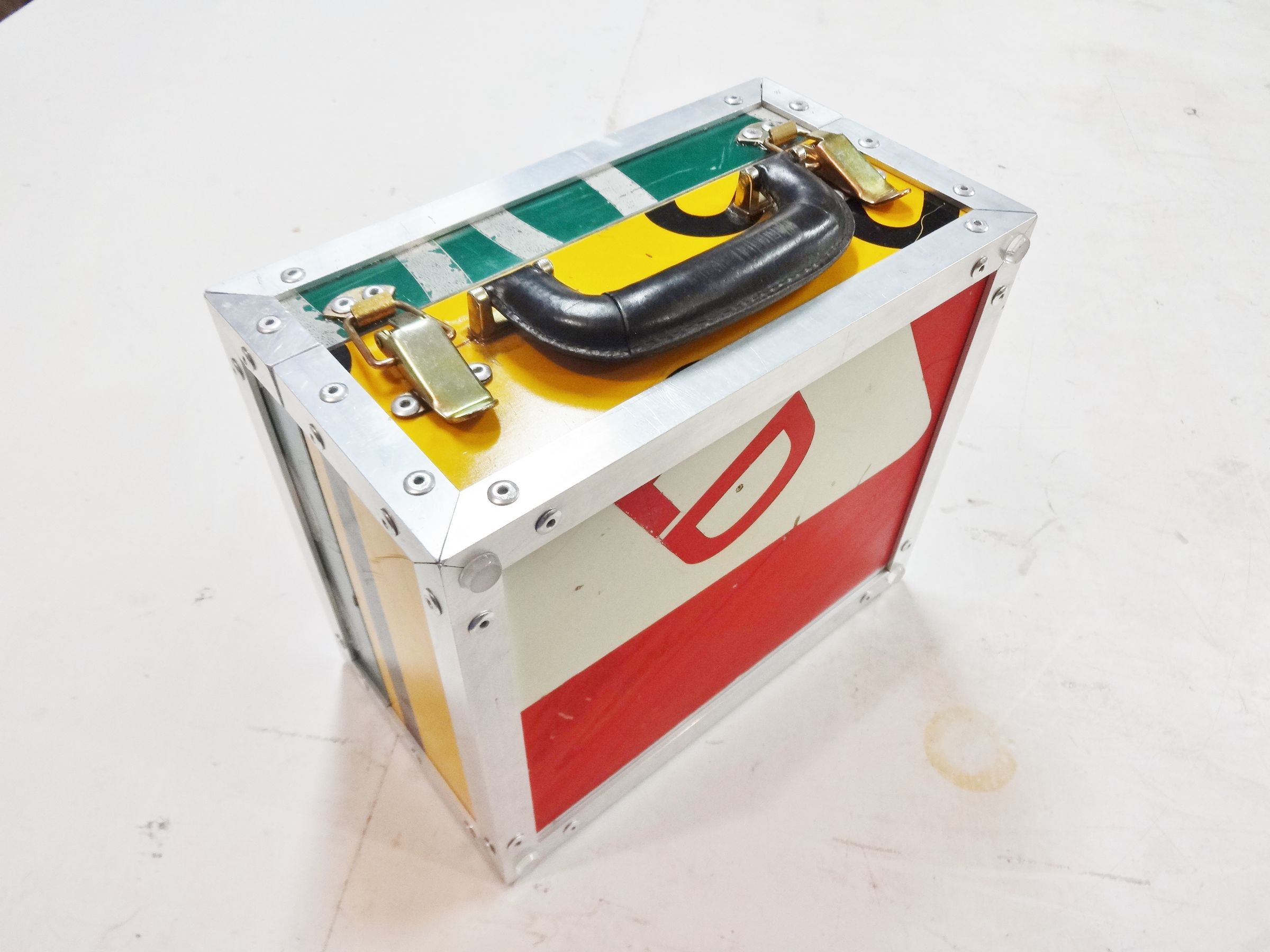 Storage Case From Road Signs : 14 Steps (with Pictures) - Instructables