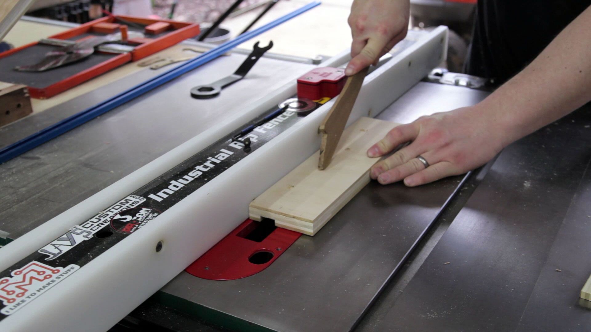 The Ultimate Miter Saw Station : 26 Steps (with Pictures) - Instructables