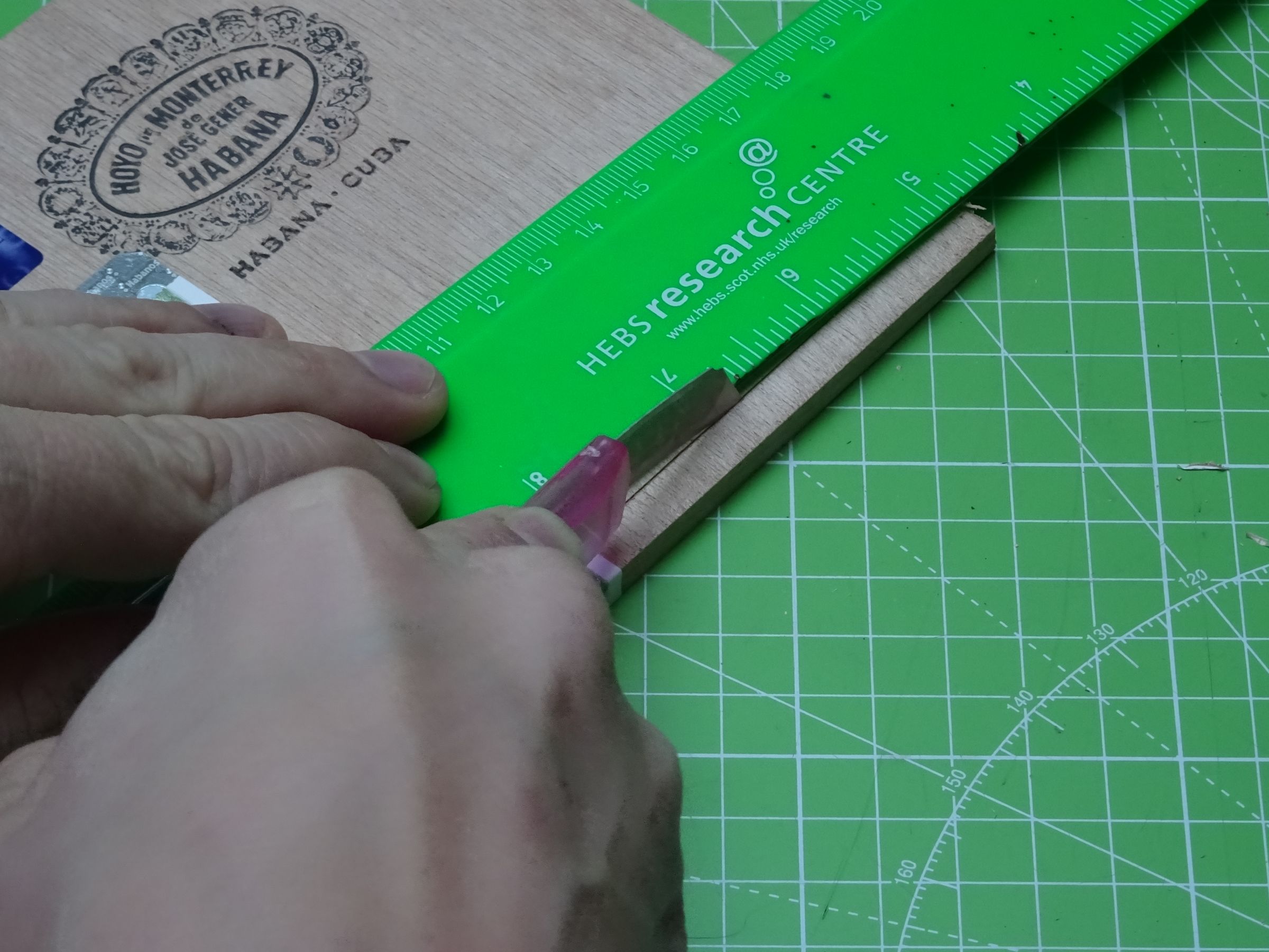 Cigar Box Keepsake Frame : 5 Steps (with Pictures) - Instructables