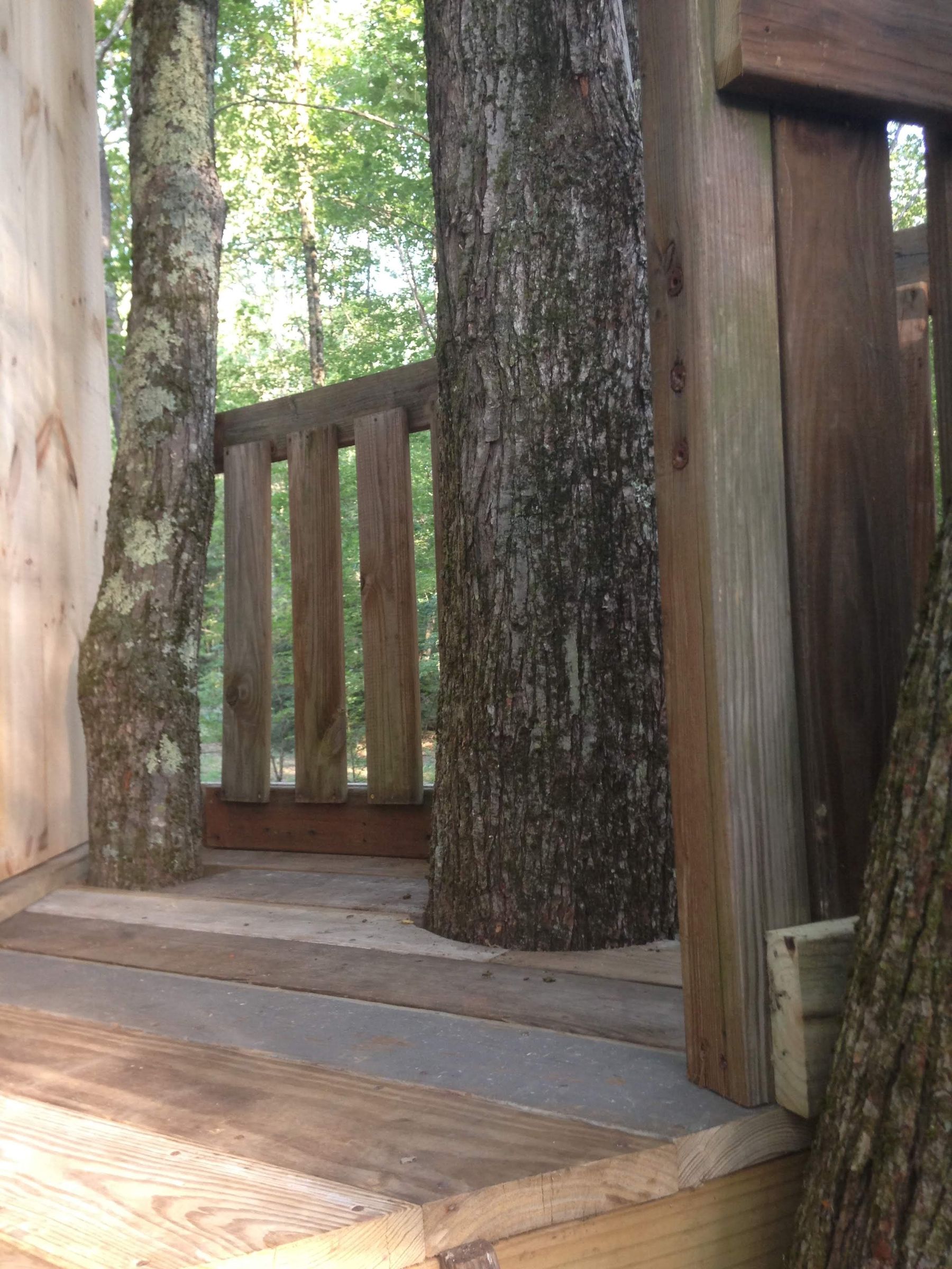 Multi Level Tree House From Recycled Materials : 10 Steps (with ...