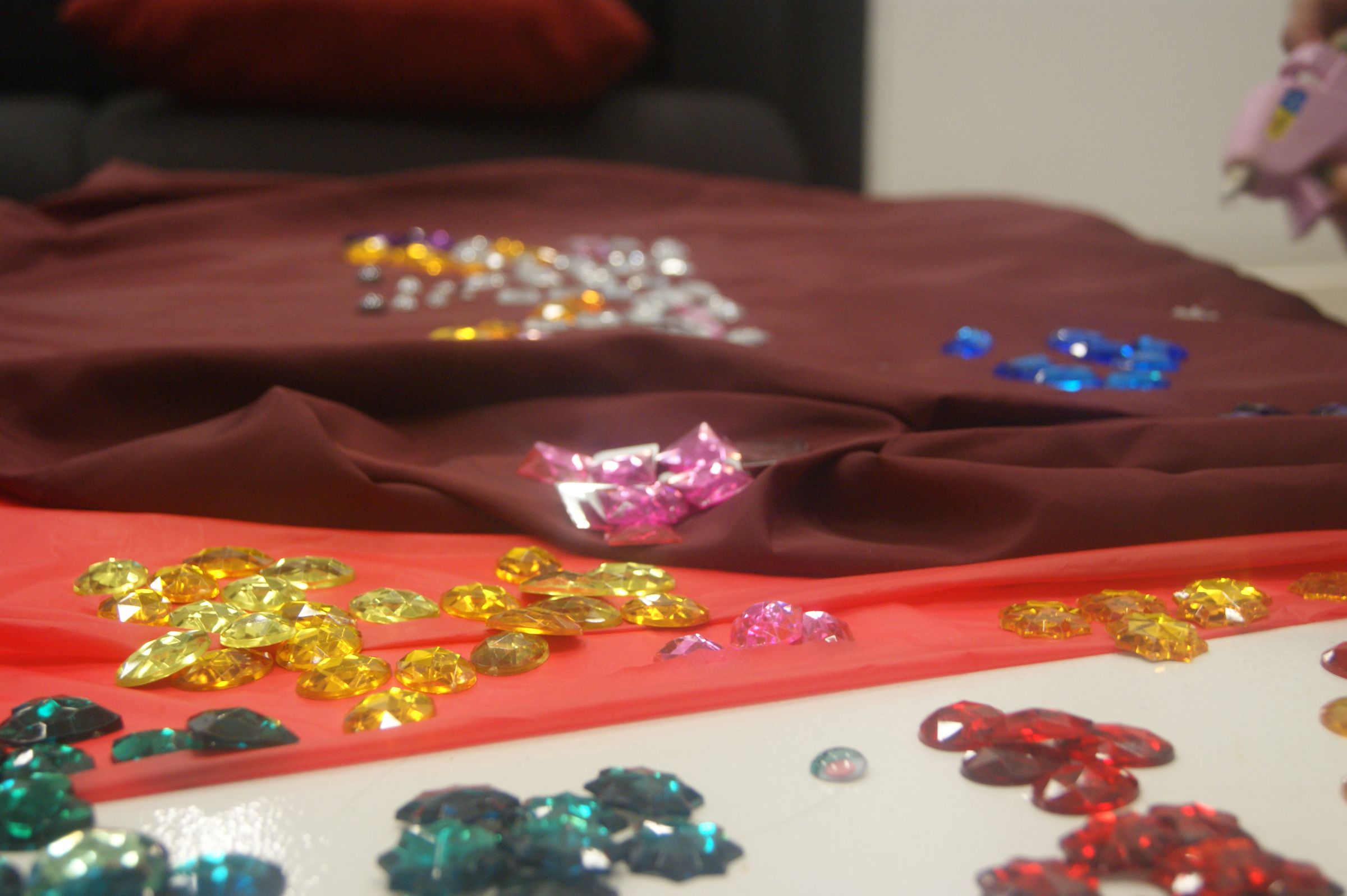 Bedazzle an Object // Ascend As a Swag Butterfly : 6 Steps - Instructables