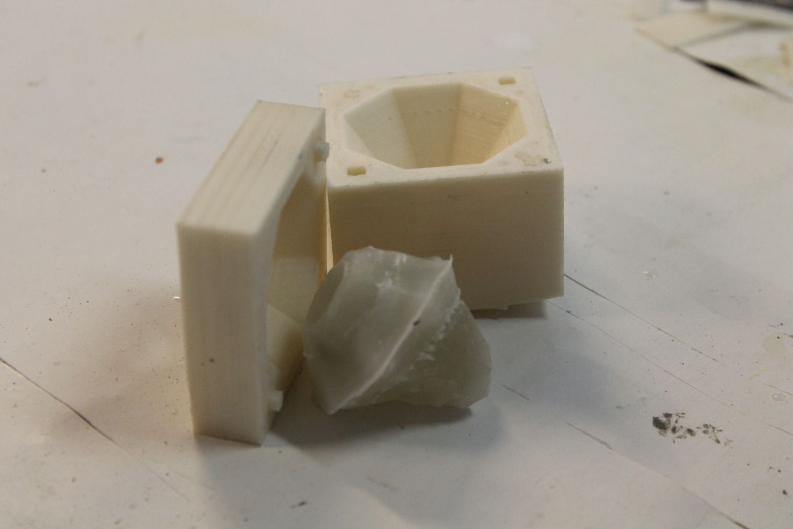 Desktop Injection Moulding (DIY) : 3 Steps - Instructables