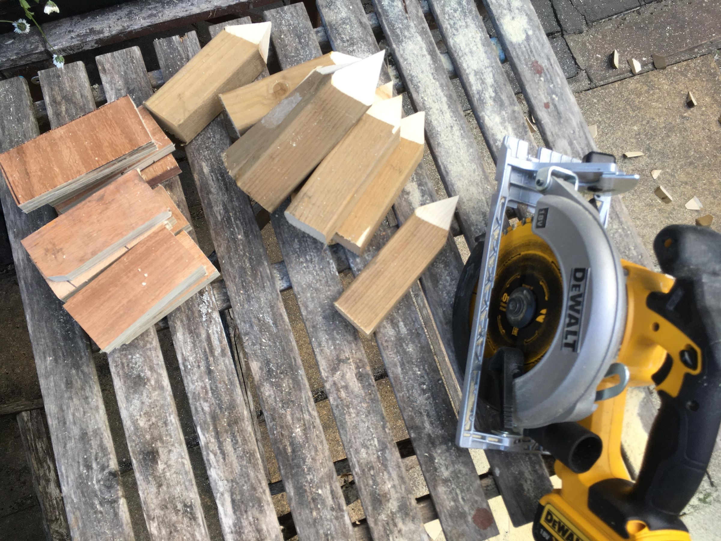 The Great Outdoor Duplo Train Track - Made From Pallets : 14 Steps ...