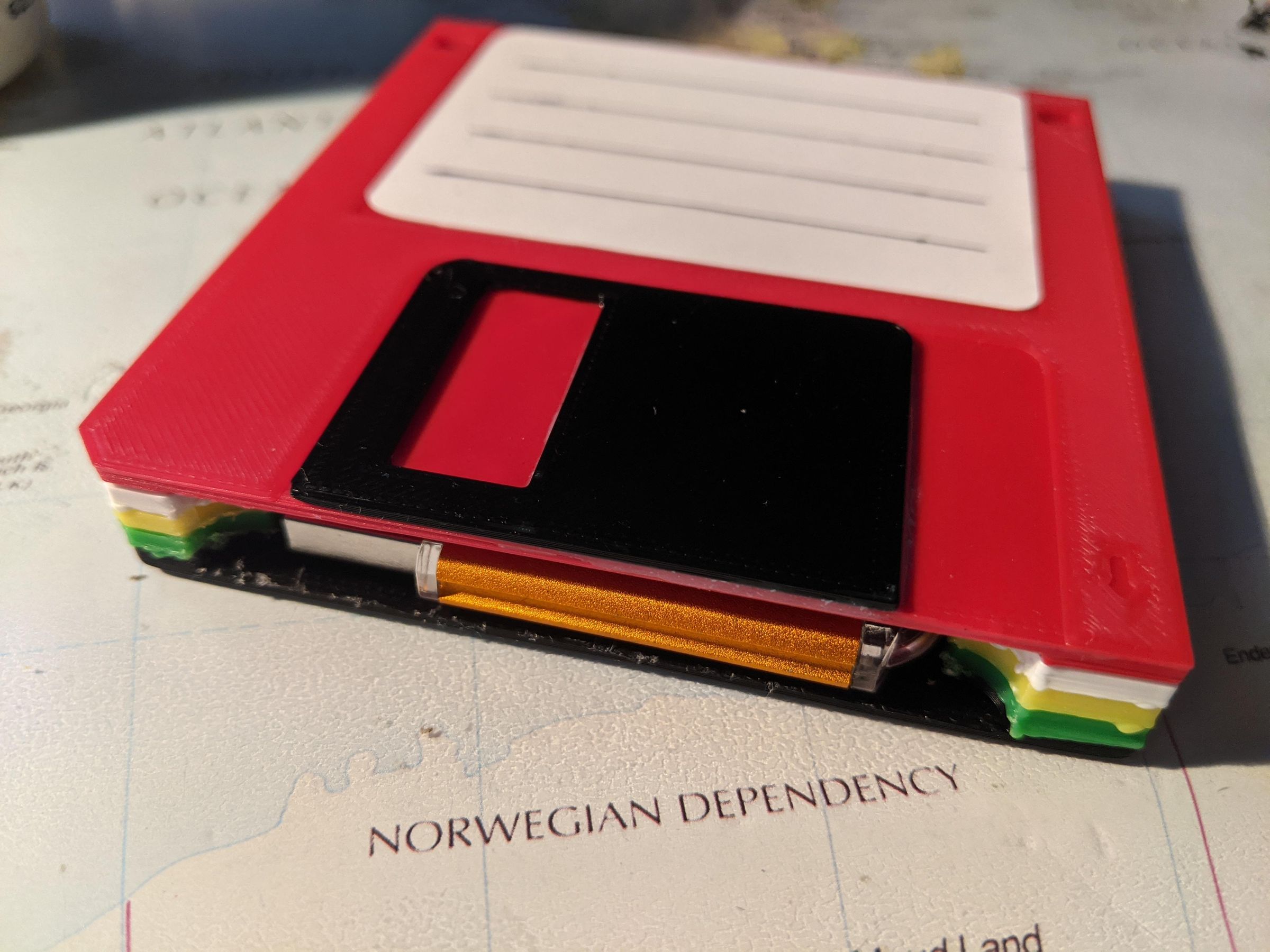 3.5 Inch Floppy Disk USB Holder : 10 Steps (with Pictures) - Instructables