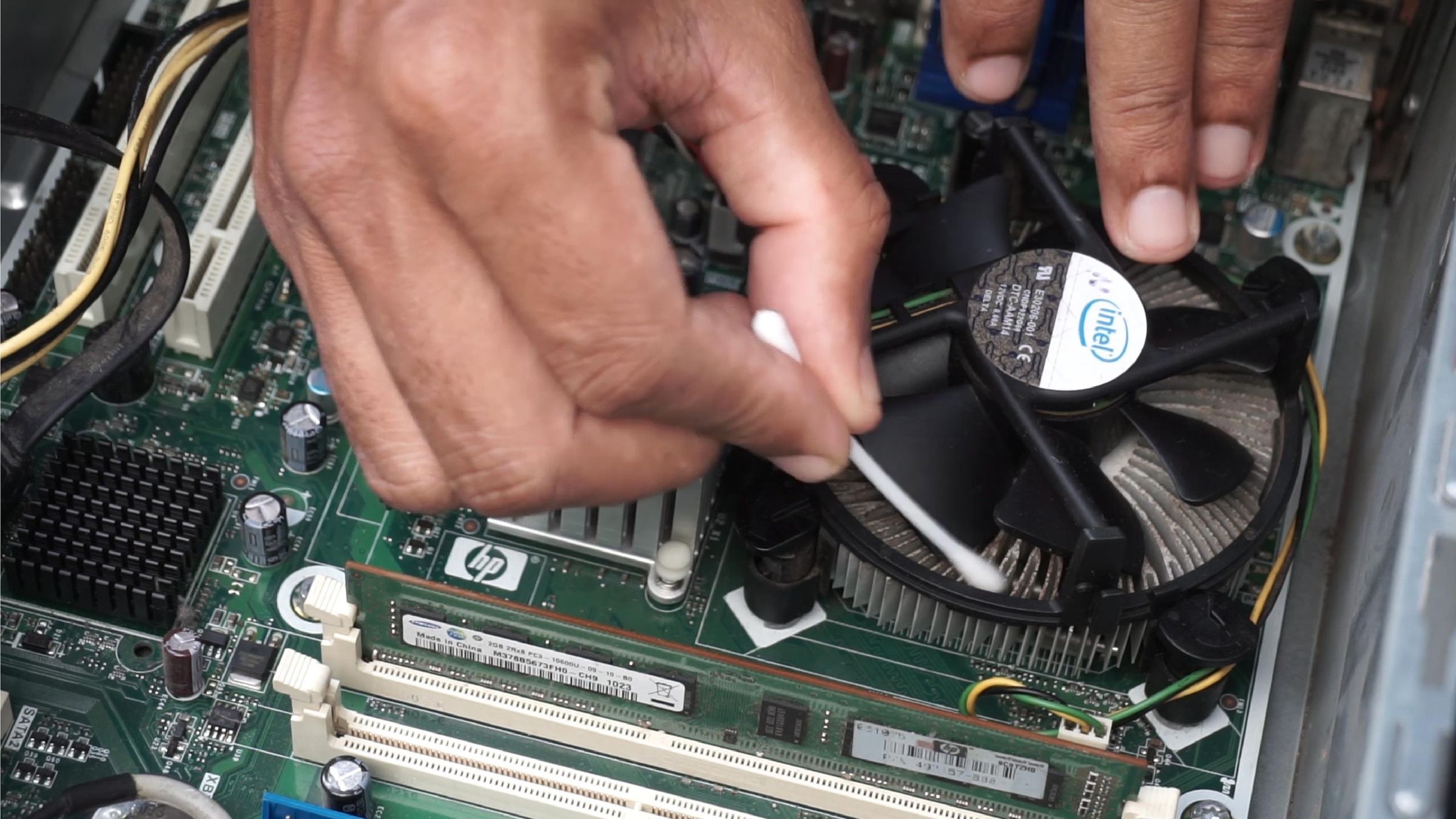 How to Clean a CPU Fan Without Removing It. : 8 Steps - Instructables