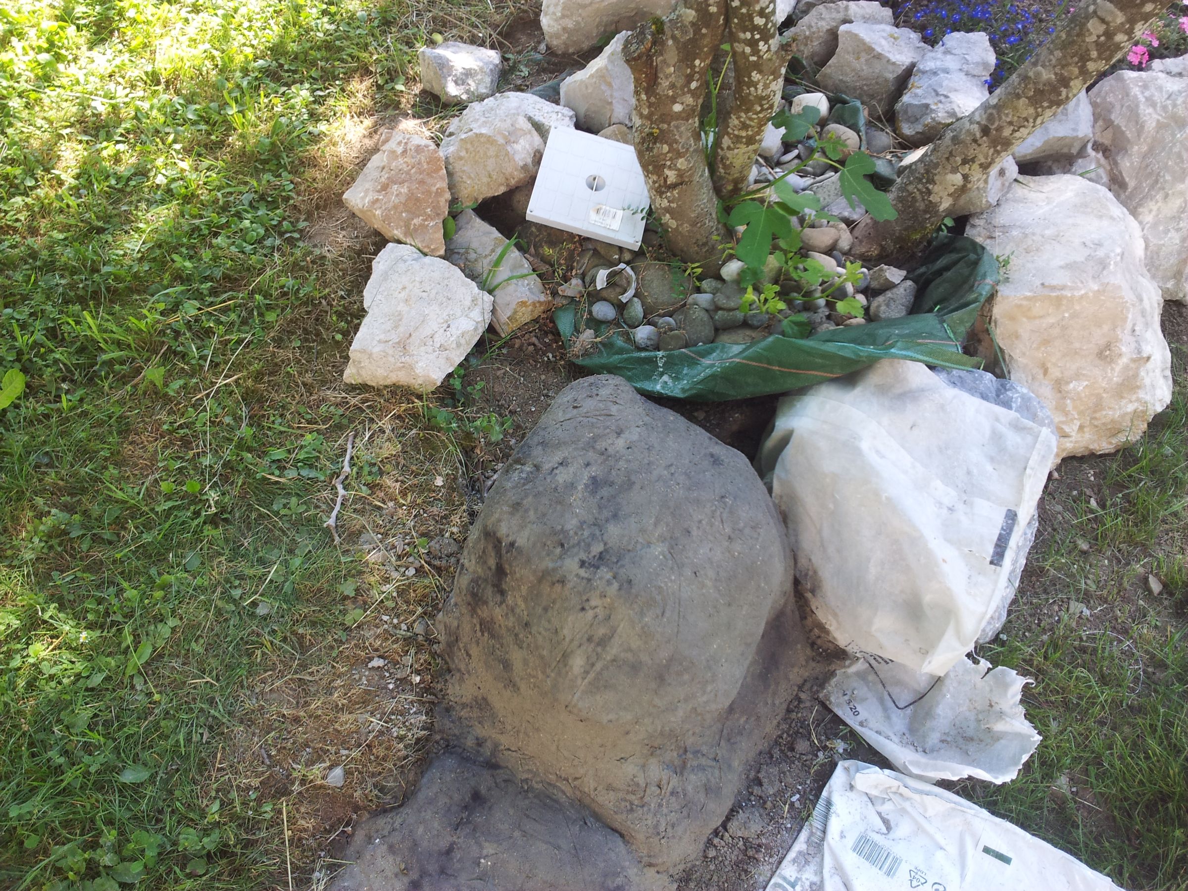 Concrete Rocks and Sculptures : 12 Steps - Instructables