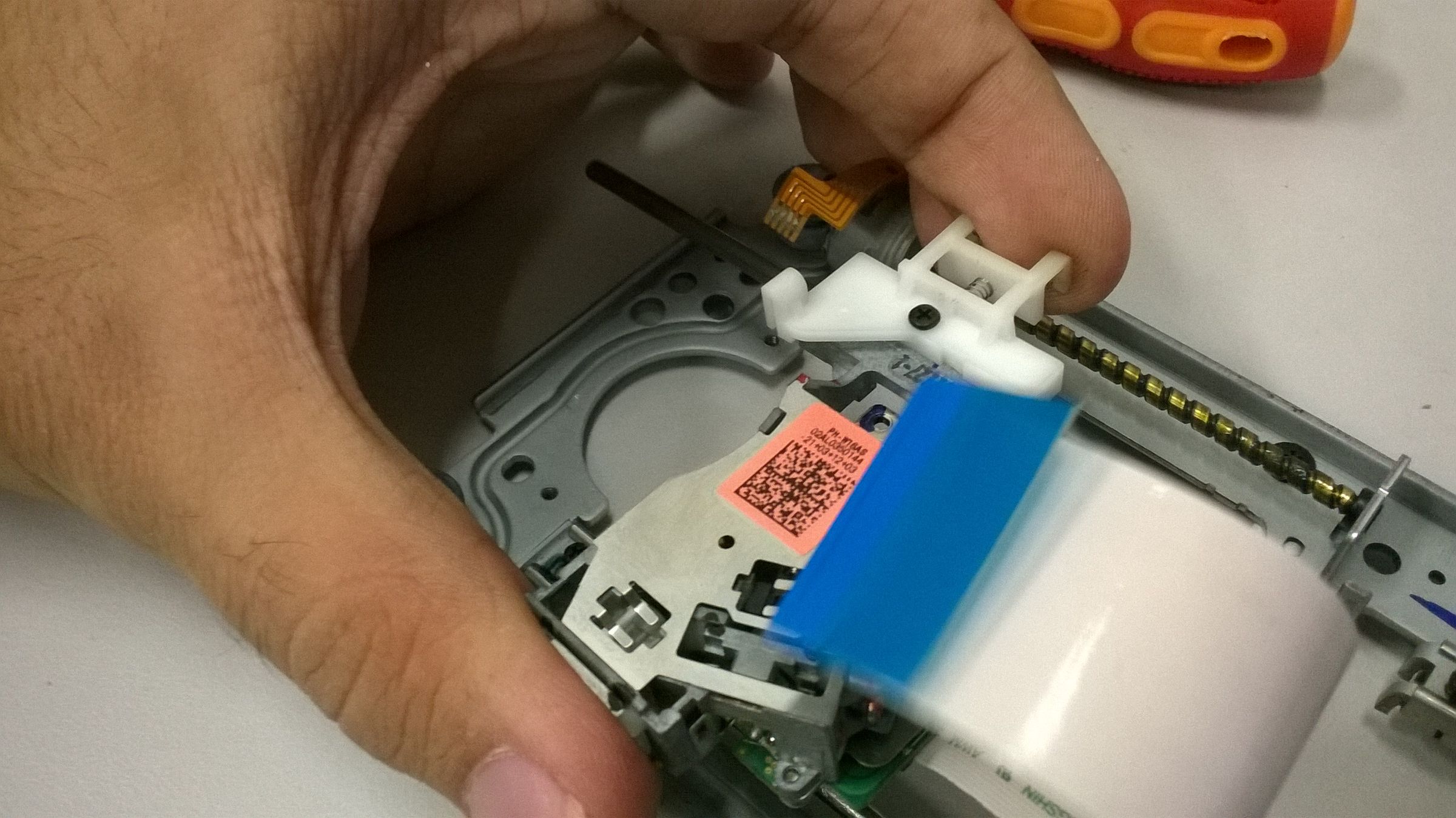 Disassembling a CD/DVD Reader and Reusing Its Parts : 12 Steps (with ...