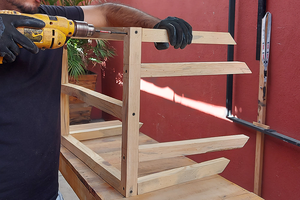 #DIY How to Build a Small Dog House : 5 Steps - Instructables