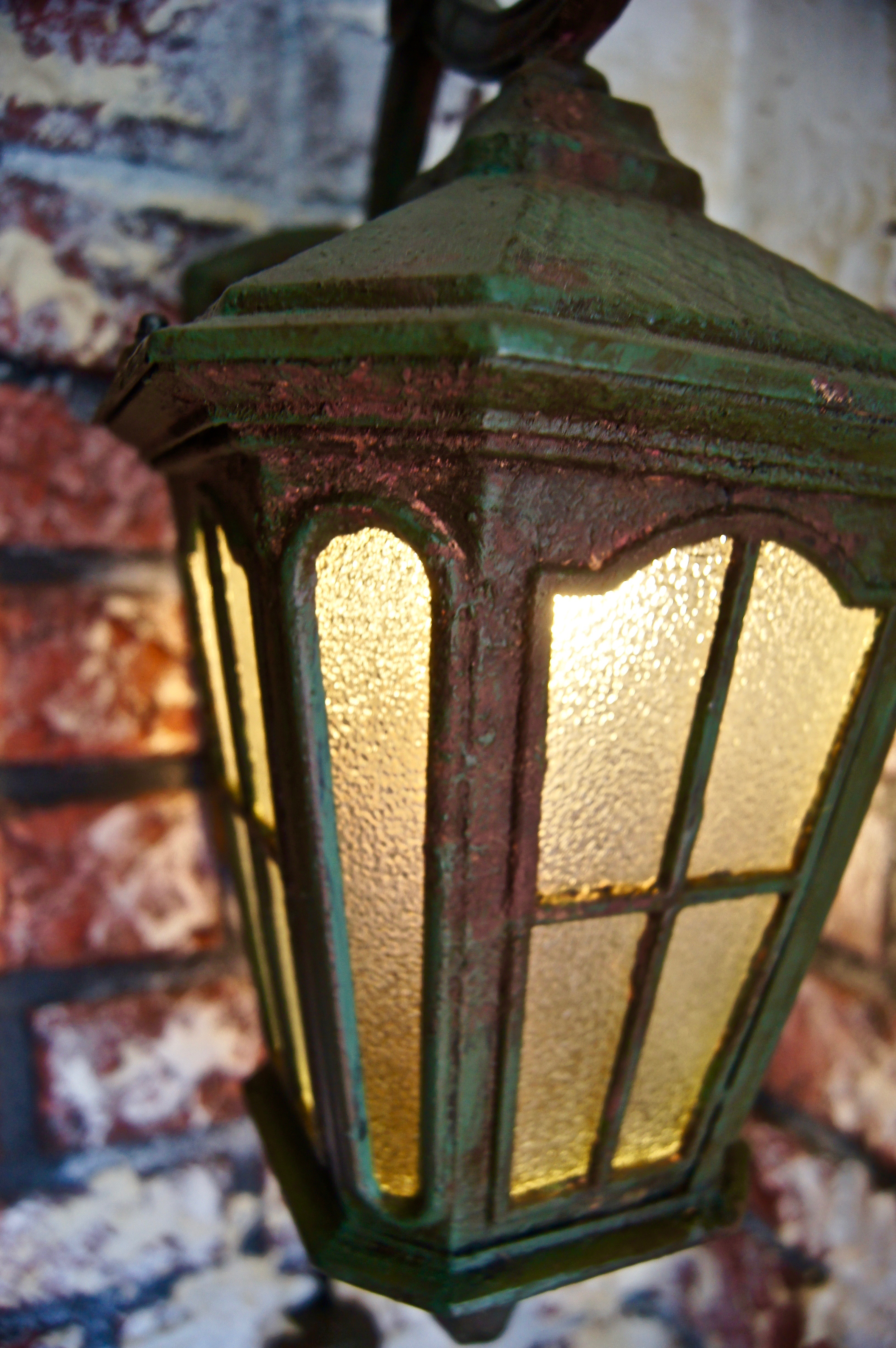 Faux Rusty Wall Light! : 7 Steps (with Pictures) - Instructables