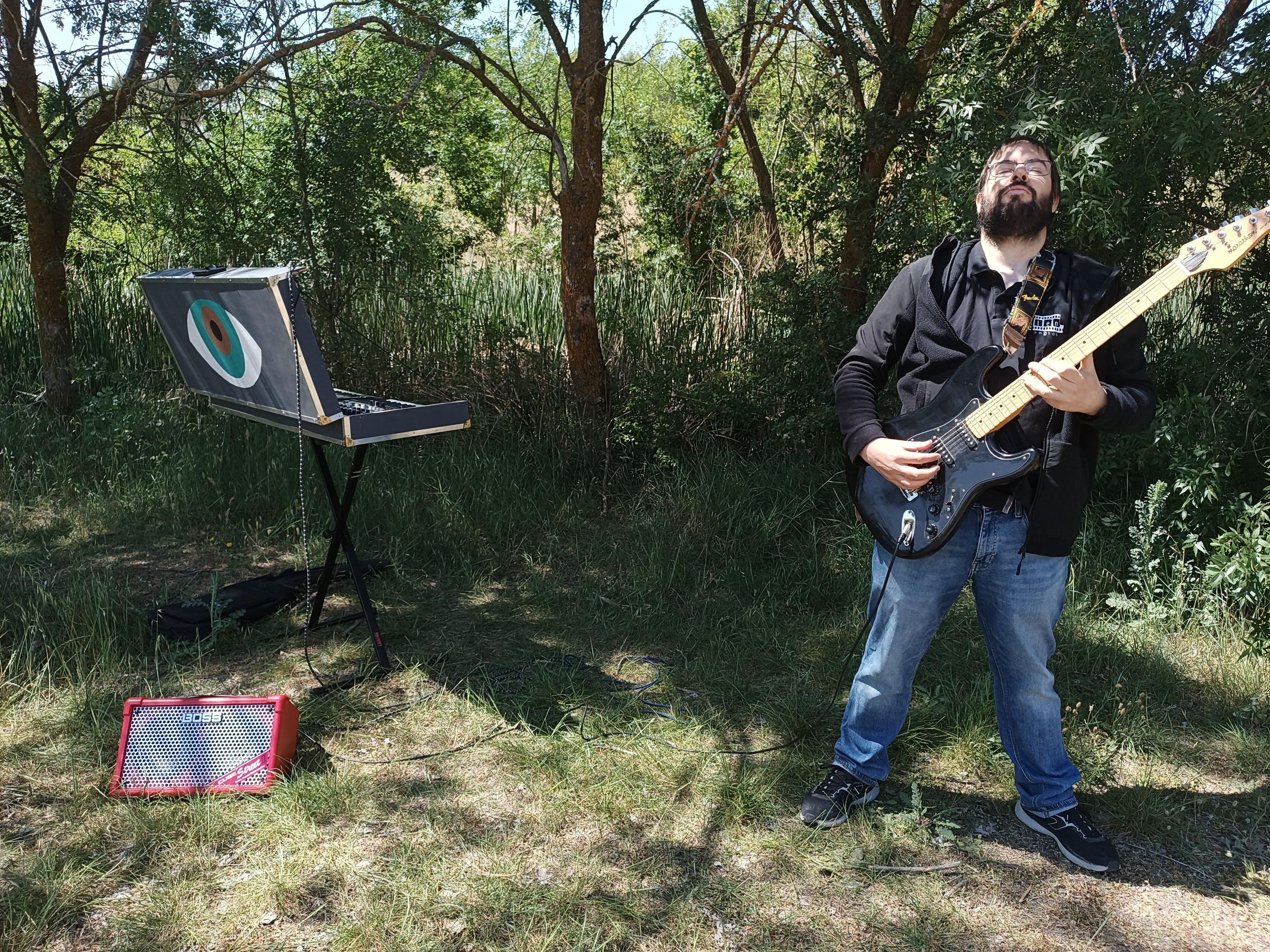 Busking Synth Case Full Portable Autonomous Setup : 9 Steps (with ...