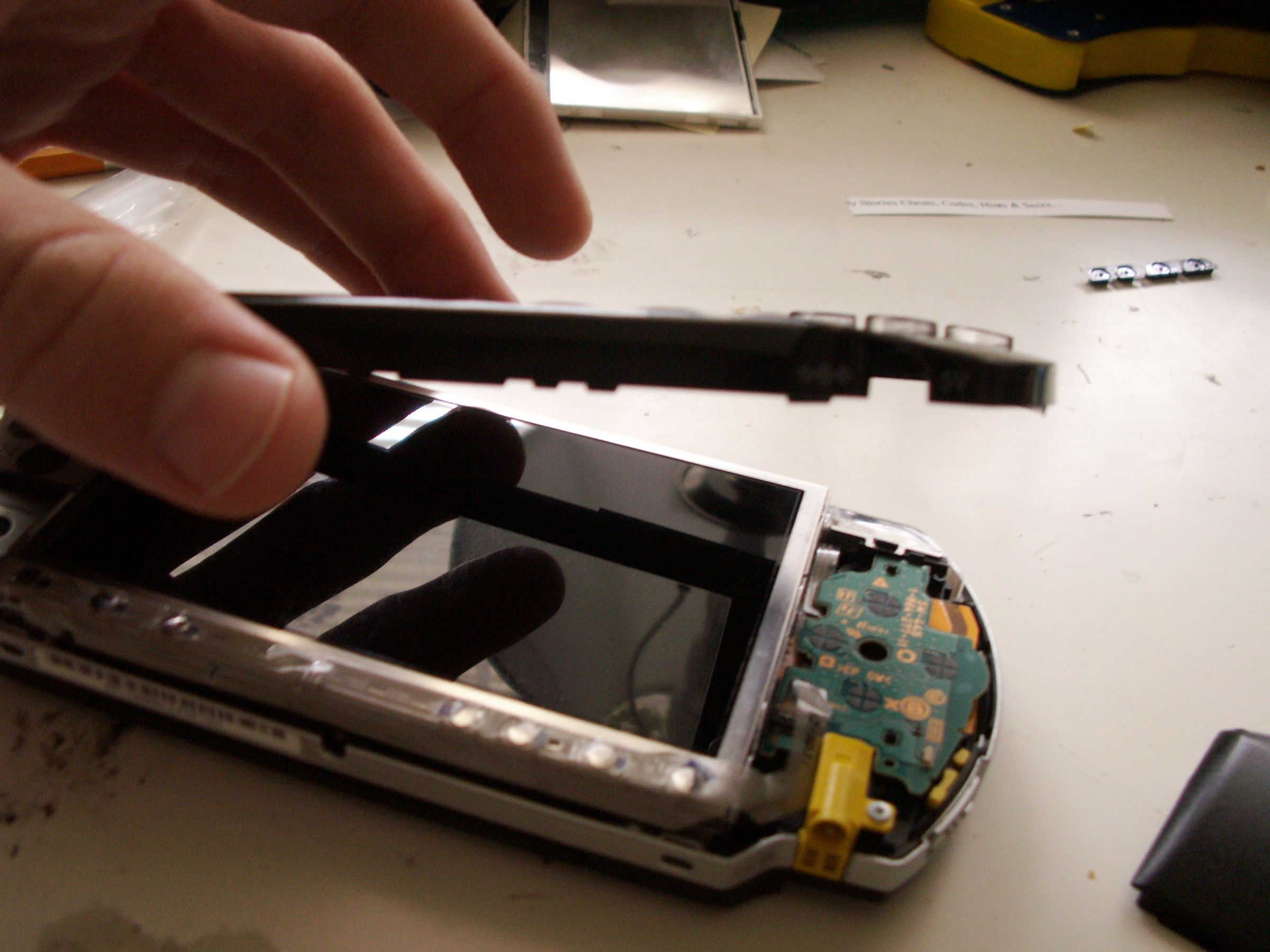 Replacing PSP 1000 Screen : 9 Steps - Instructables