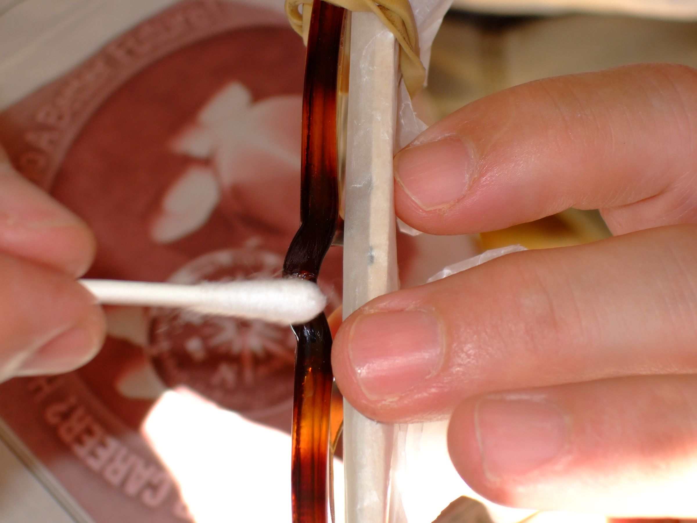 Repair Plastic Eyeglass Frame With Thread and Superglue : 12 Steps ...