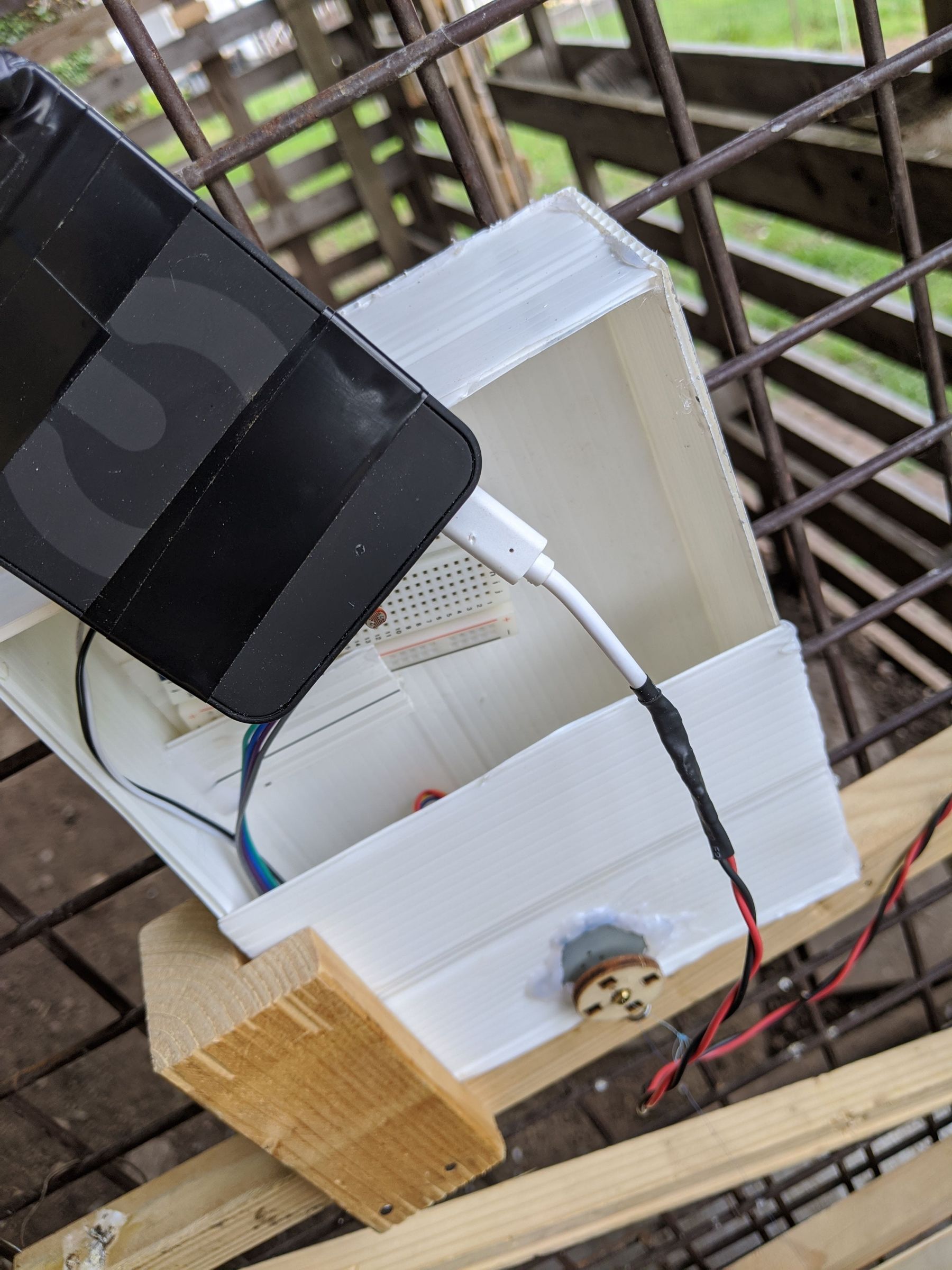 Automatic Chicken Coop Door (arduino) : 6 Steps - Instructables