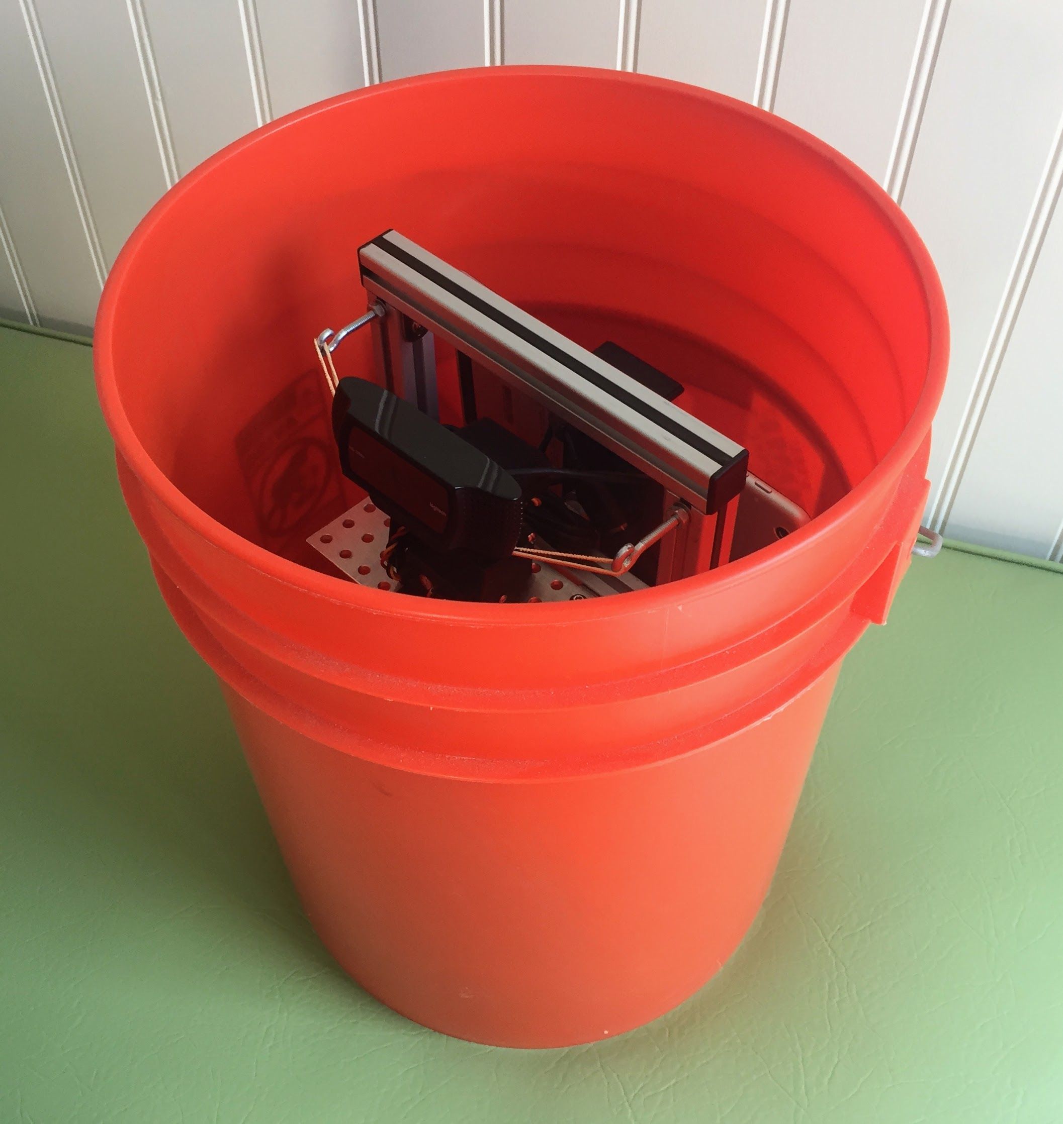 Bucket Bot 2 : 11 Steps (with Pictures) - Instructables