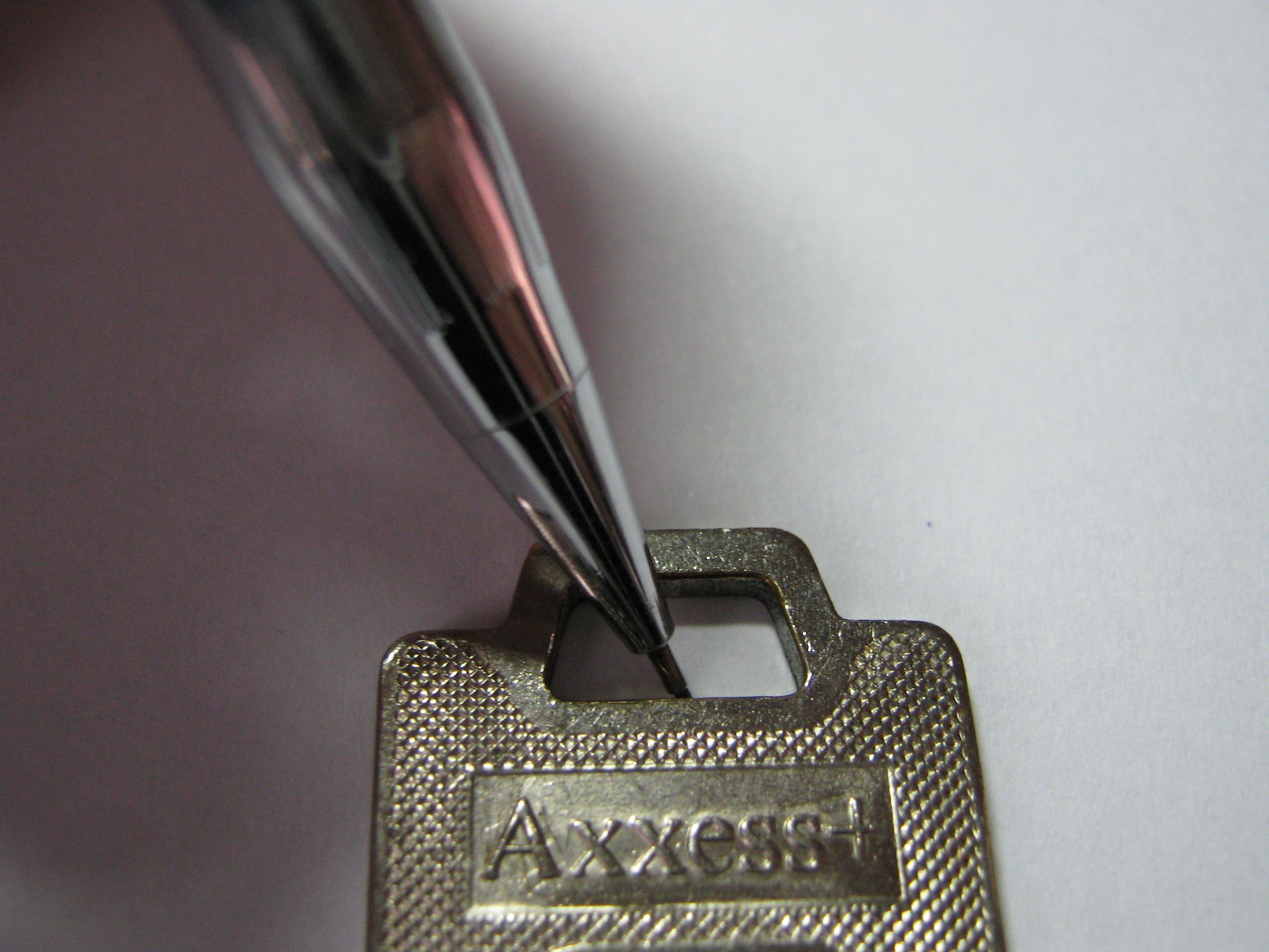 House Key OTF (Out the Front) Switchblade : 31 Steps - Instructables