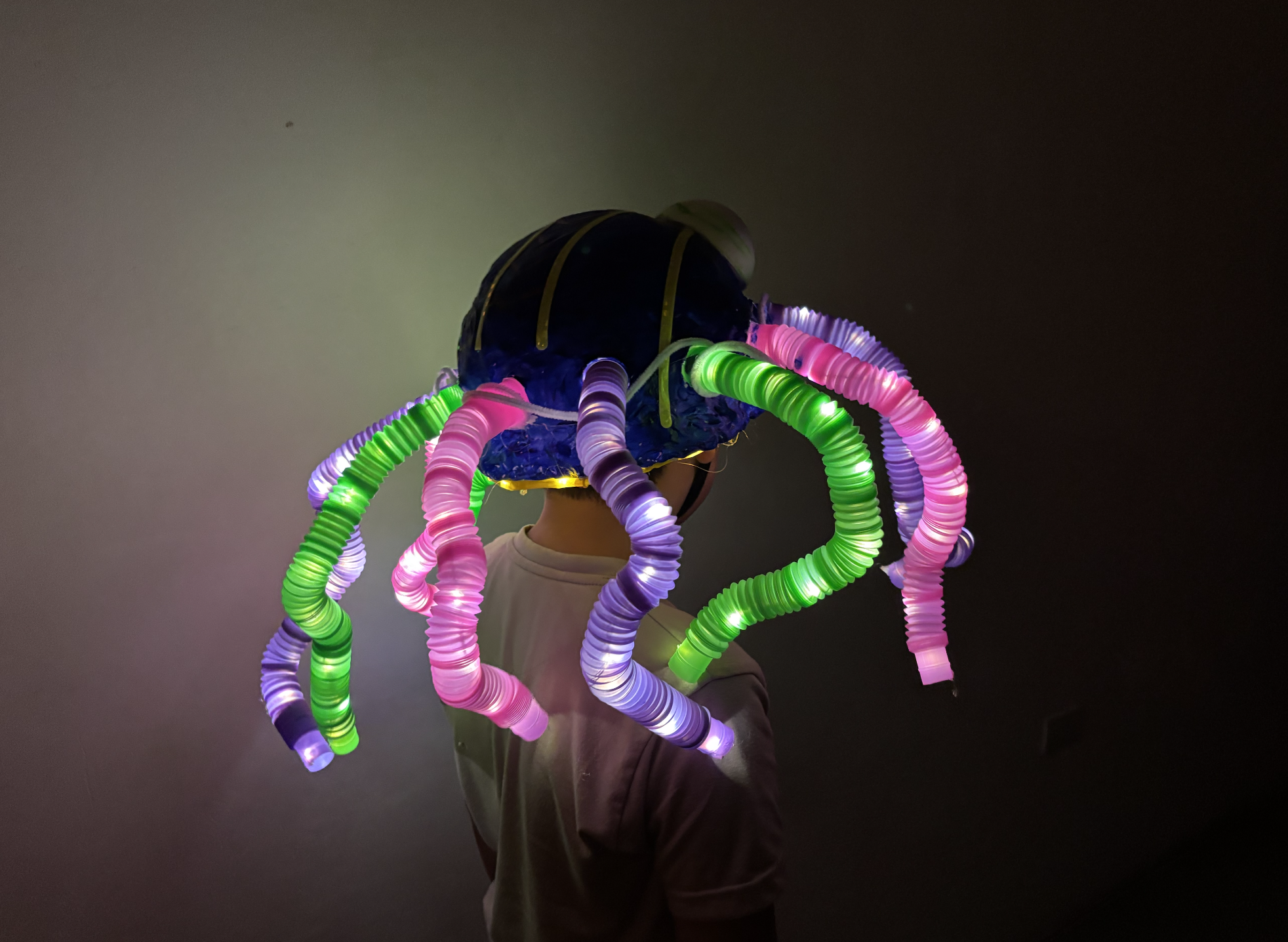 Jellyfish Hat 🪼 : 14 Steps (with Pictures) - Instructables