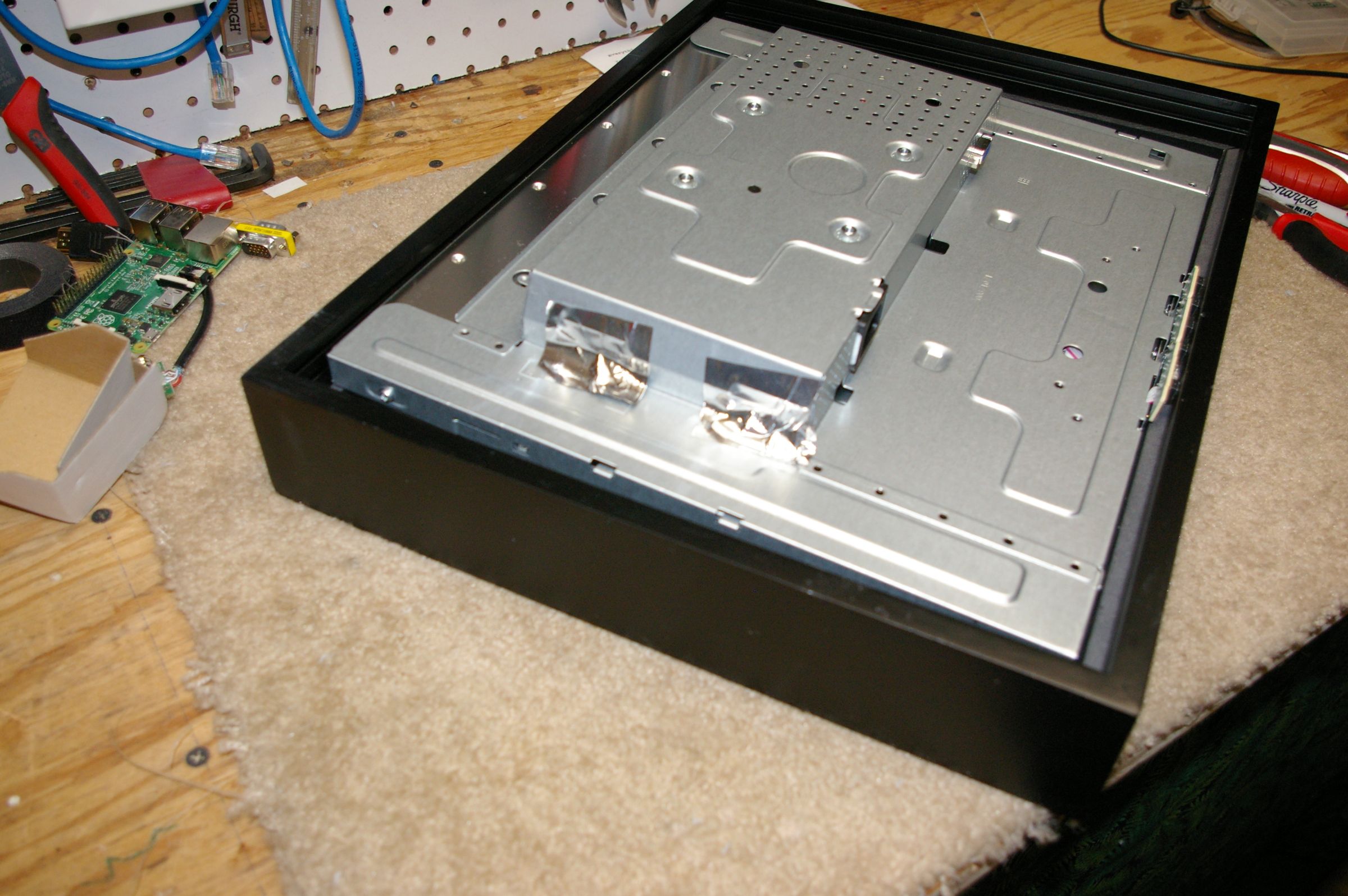 Wireless Raspberry Pi Digital Picture Frame in a Shadow Box : 10 Steps ...