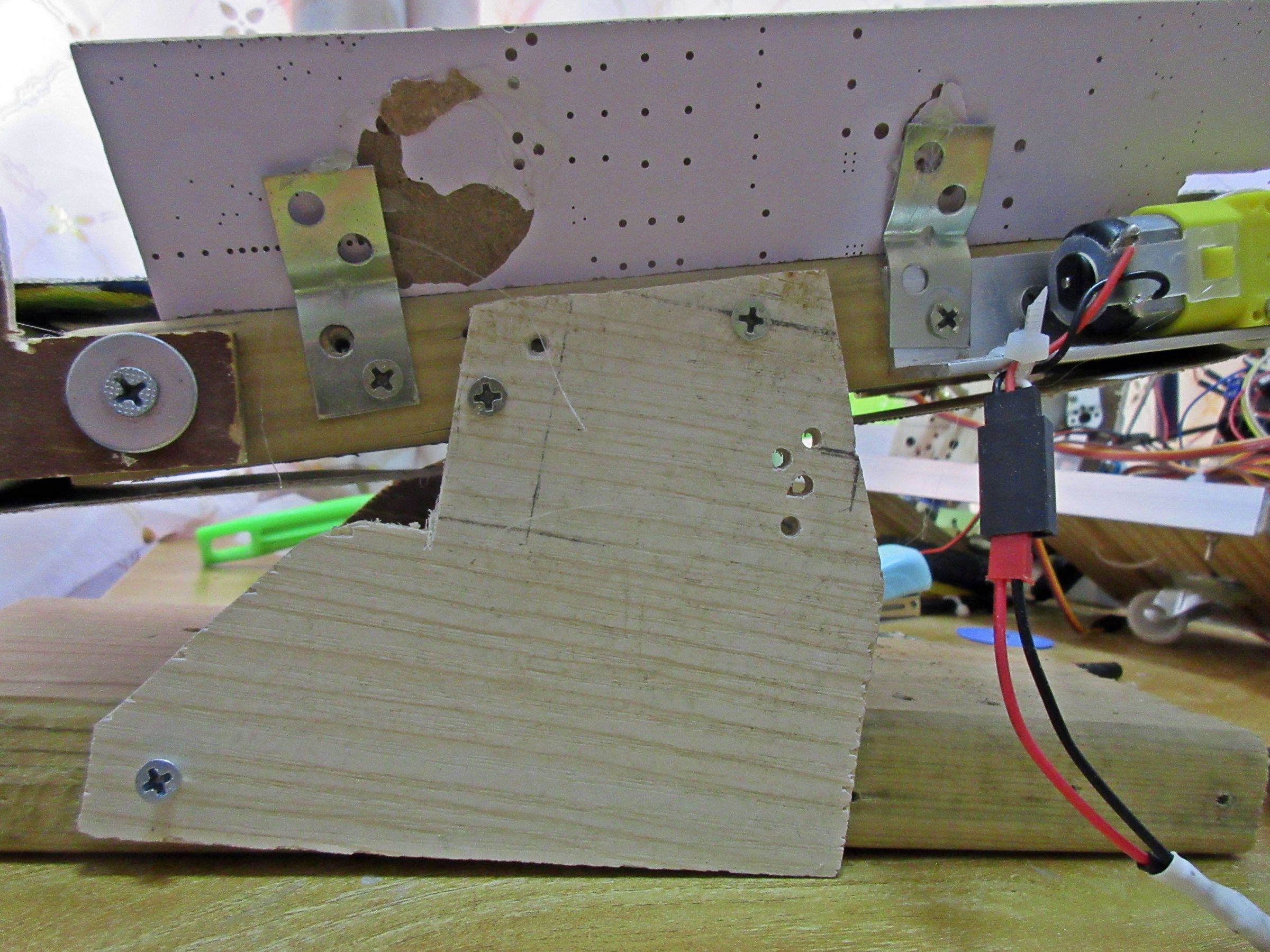 Build Mini Conveyor Belt As Slinky Machine : 7 Steps (with Pictures ...