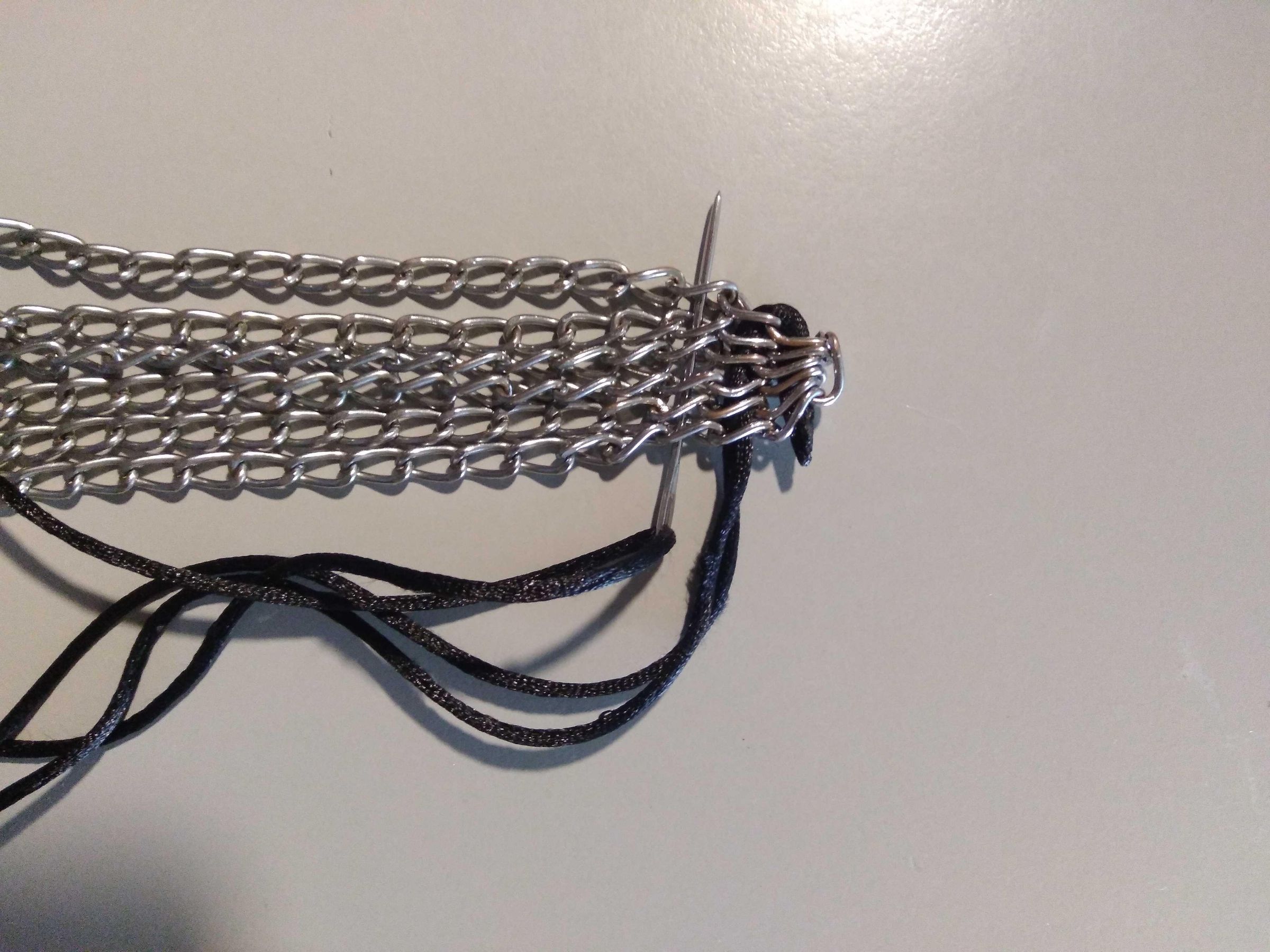 Chain and Intertwined Thread Bracelet : 6 Steps - Instructables