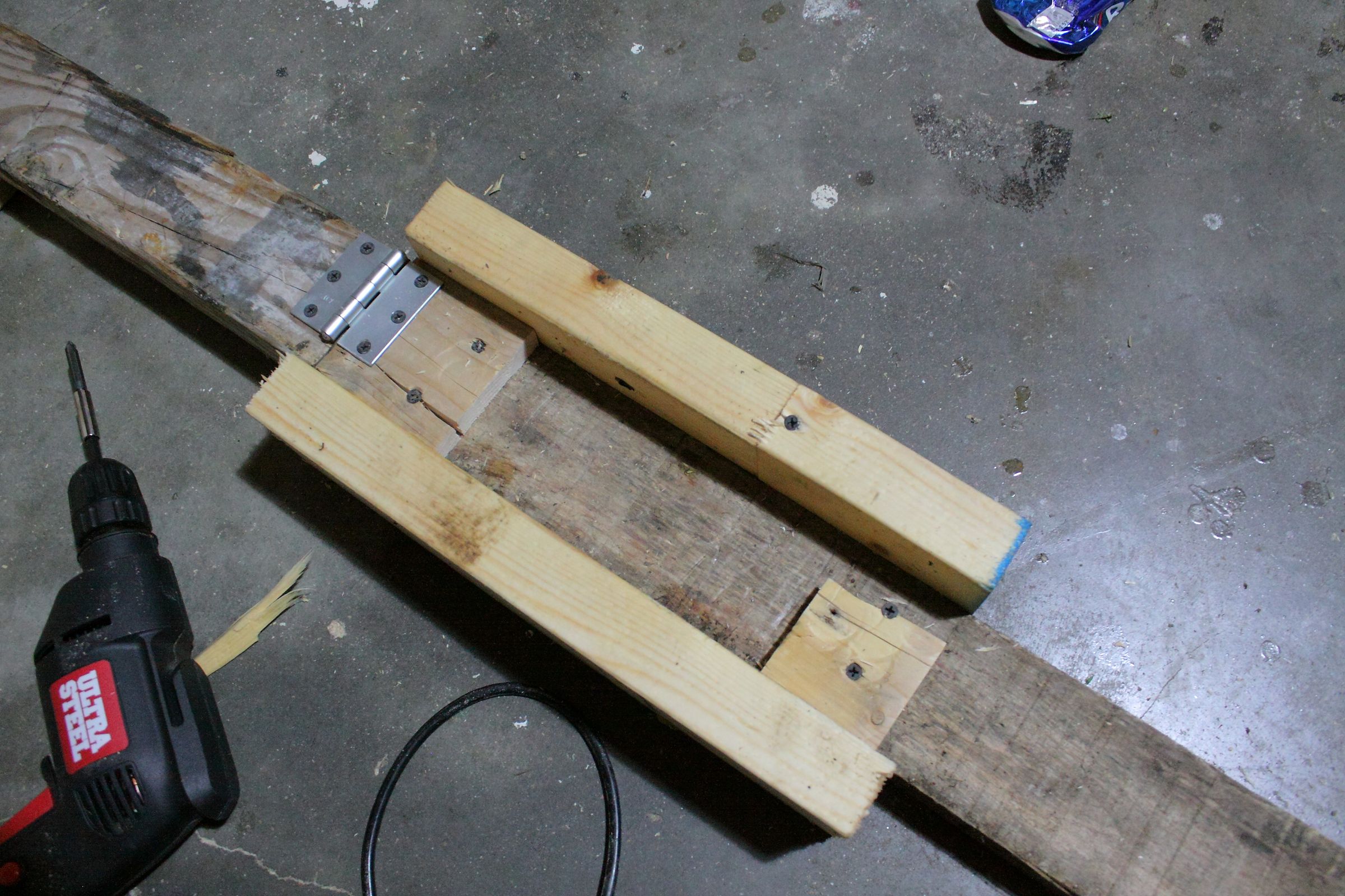 Simple Can Crusher : 4 Steps - Instructables