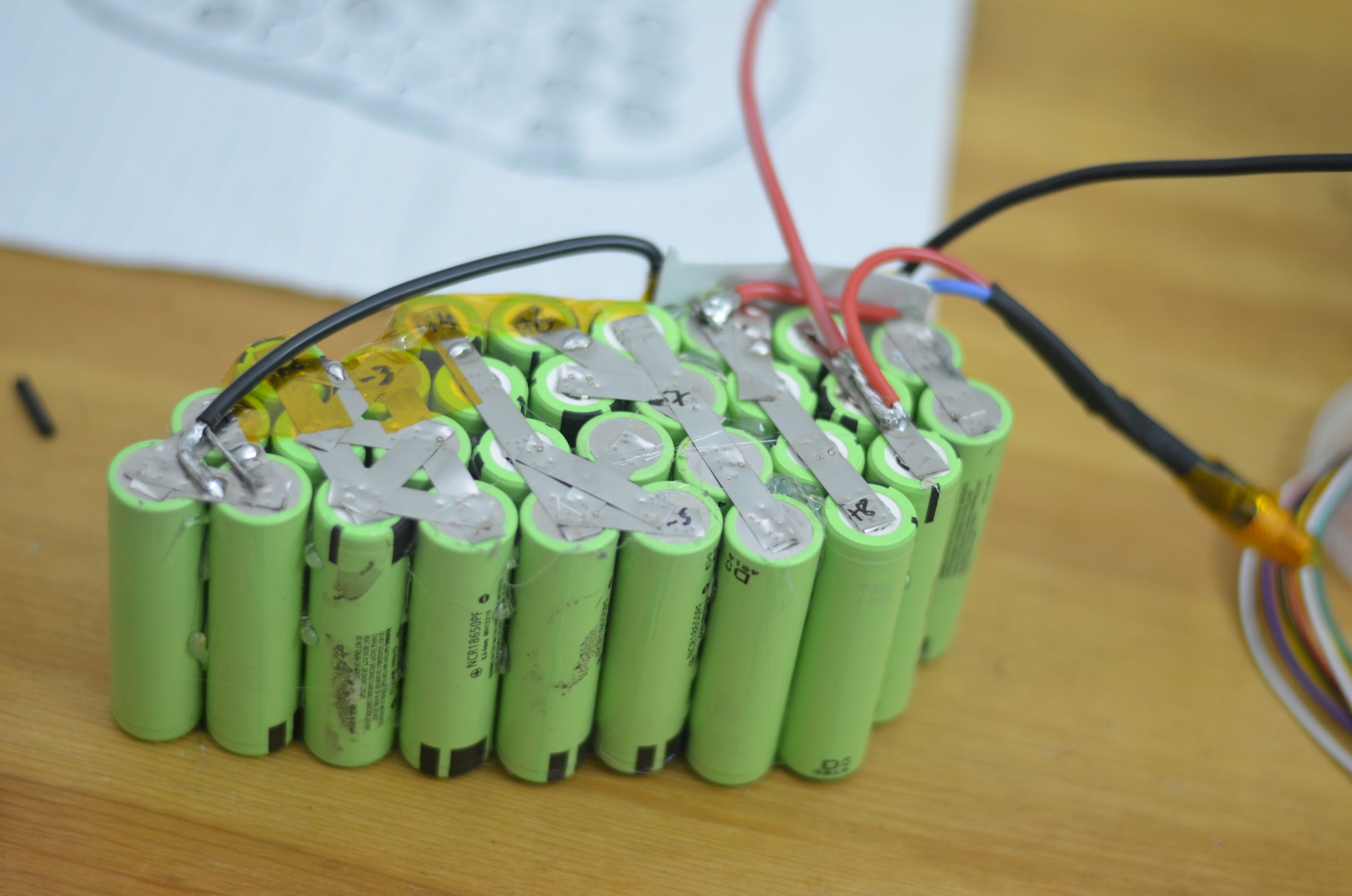 How to Make a Lithium Battery for an Electric Bicycle : 12 Steps (with ...