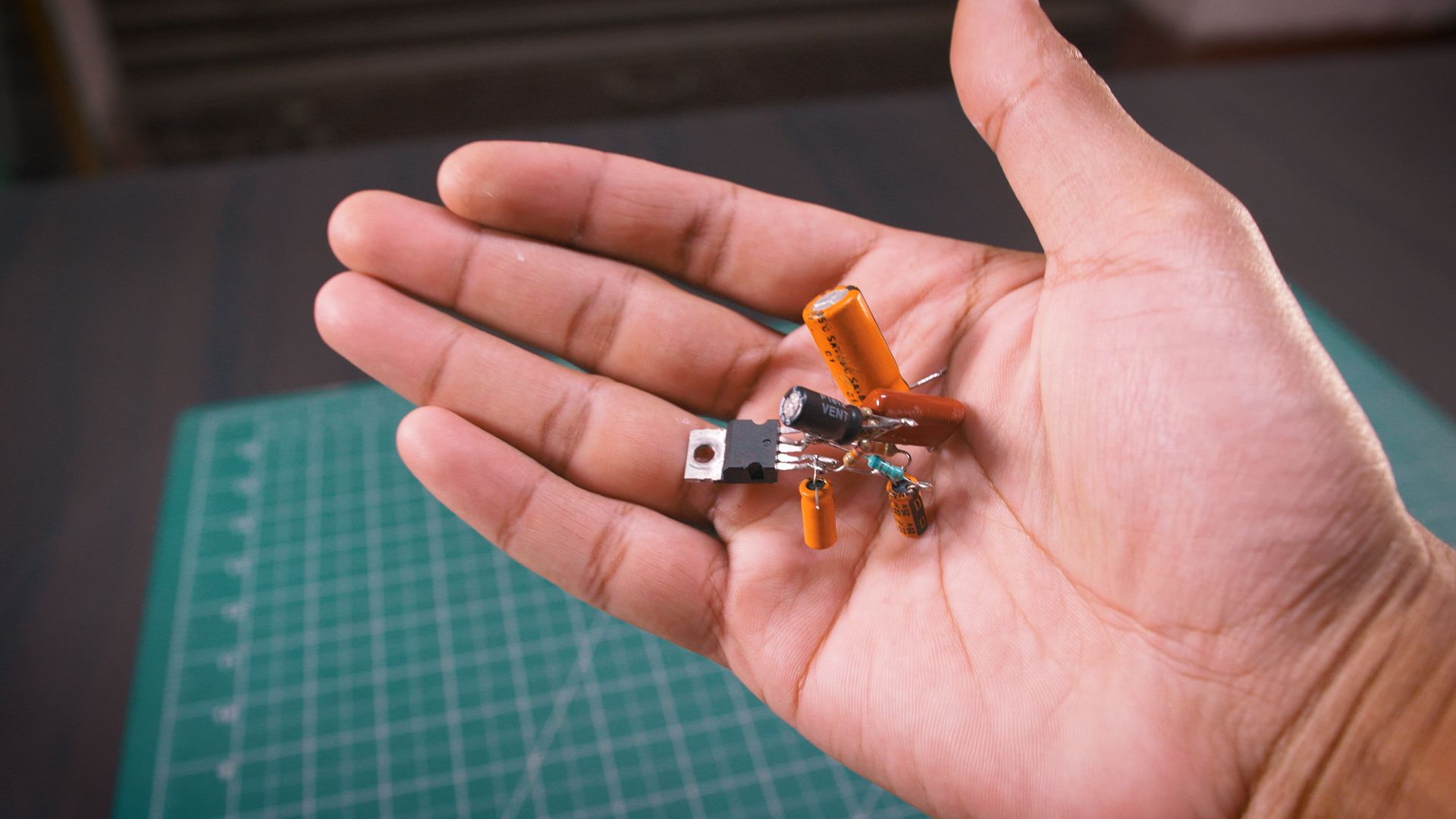 DIY Super Simple Audio Amplifier : 8 Steps - Instructables