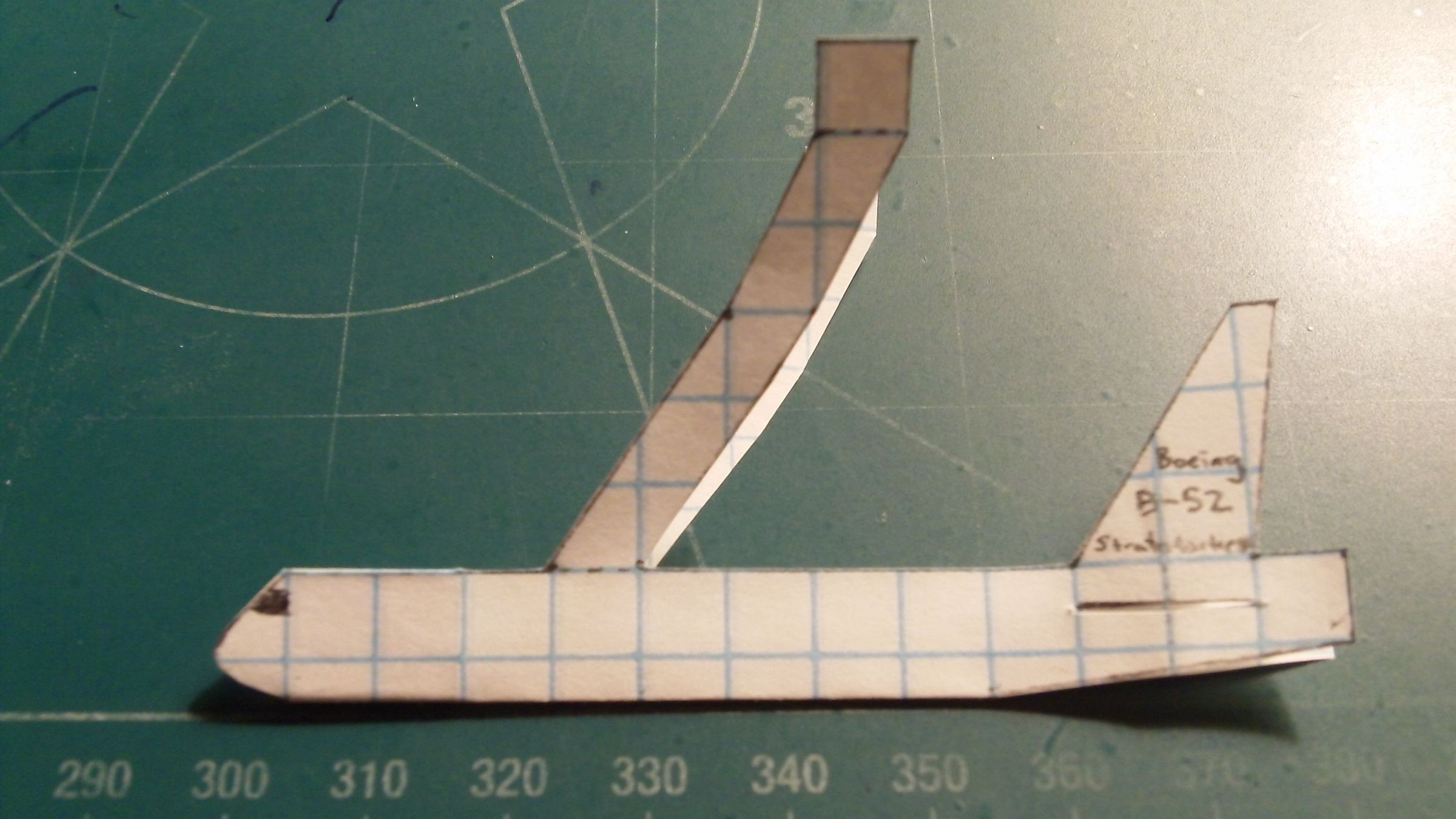 How to Make the Boeing B-52 Stratofortress Paper Airplane : 5 Steps ...