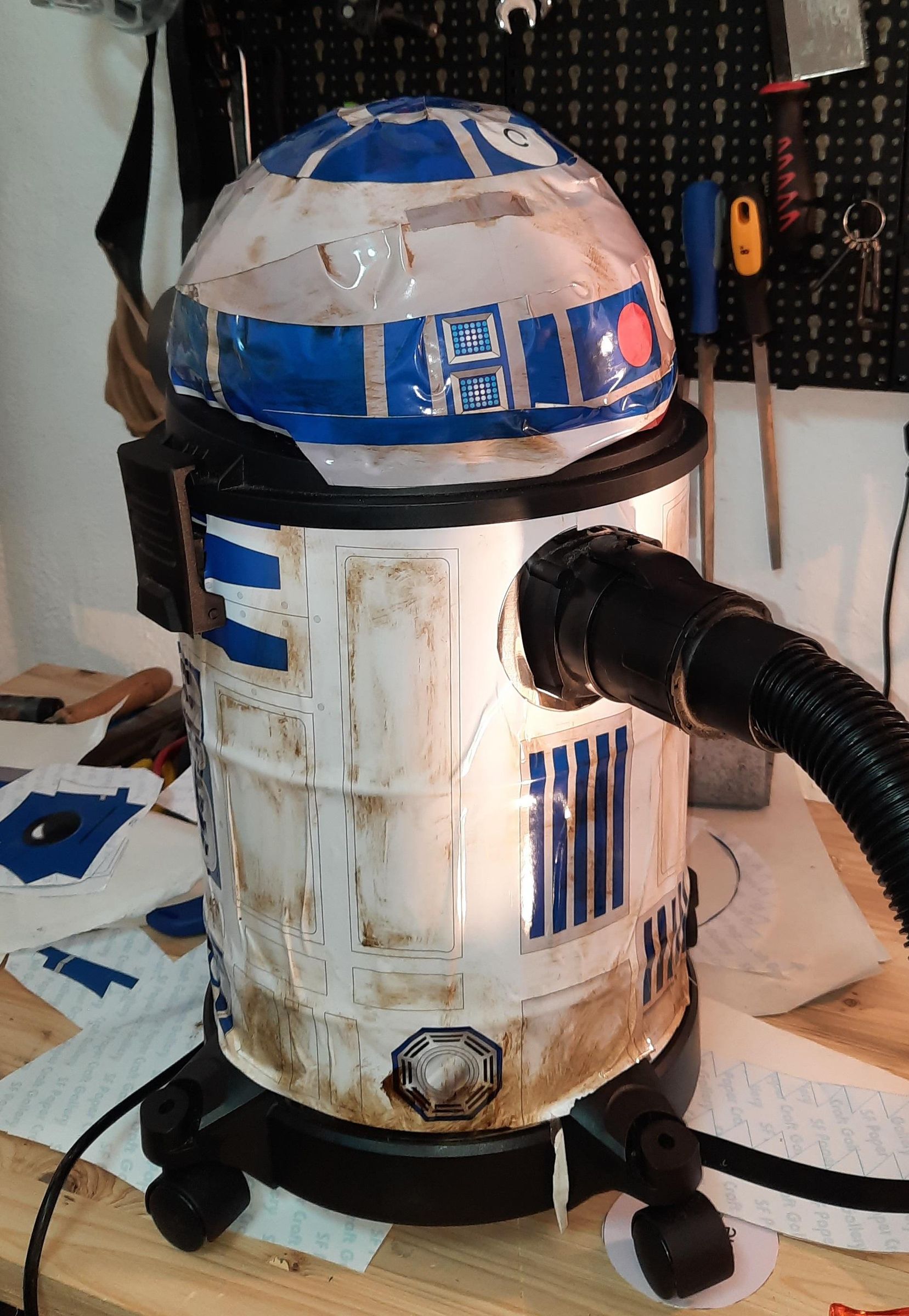 R2-D2 VACUUM : 4 Steps - Instructables