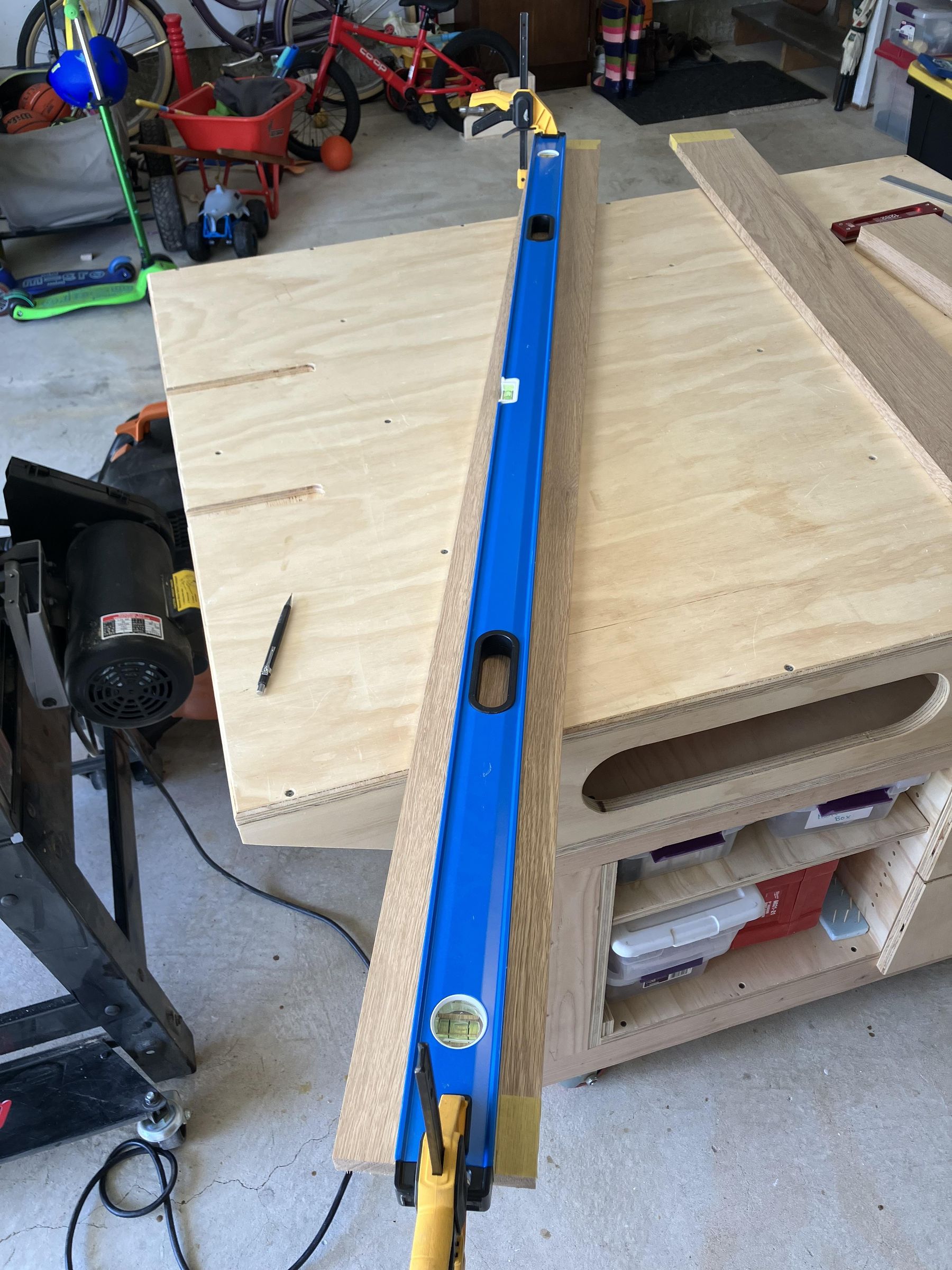 Modern Bookcase : 5 Steps (with Pictures) - Instructables