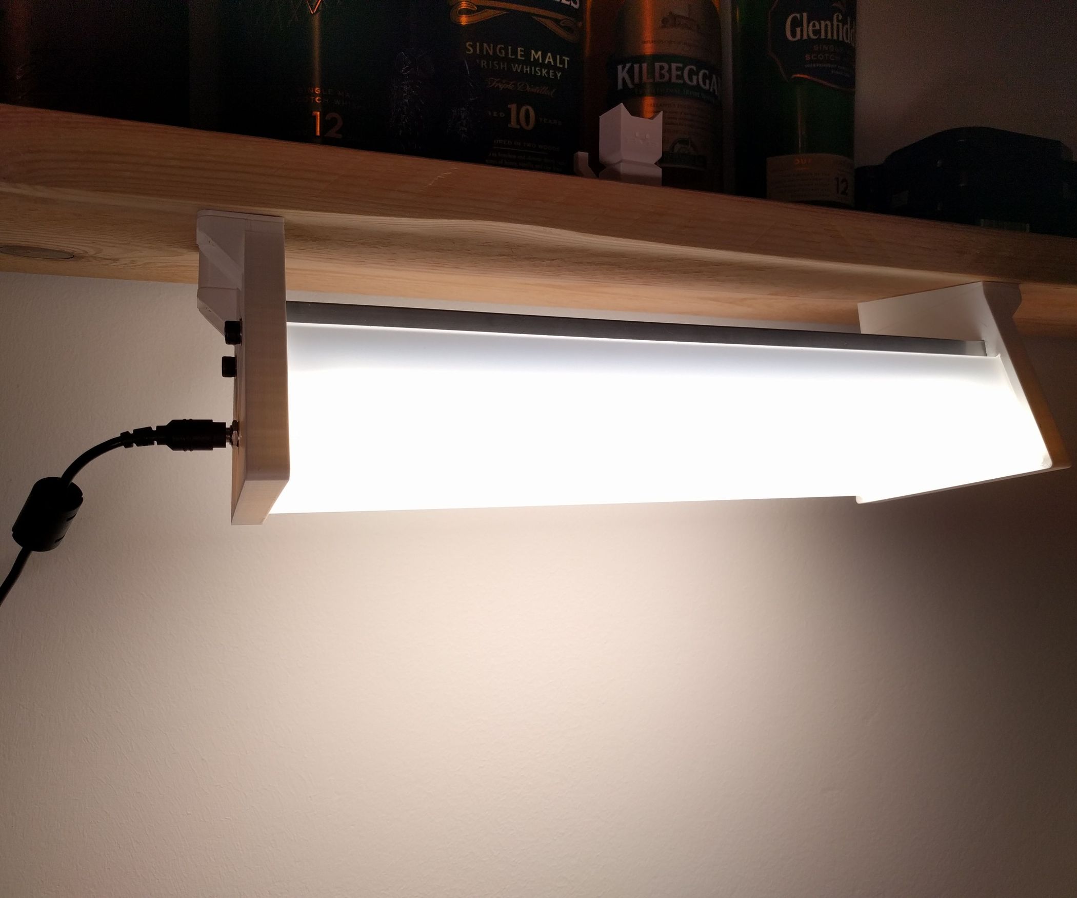 LED Workbench Lamp : 6 Steps - Instructables