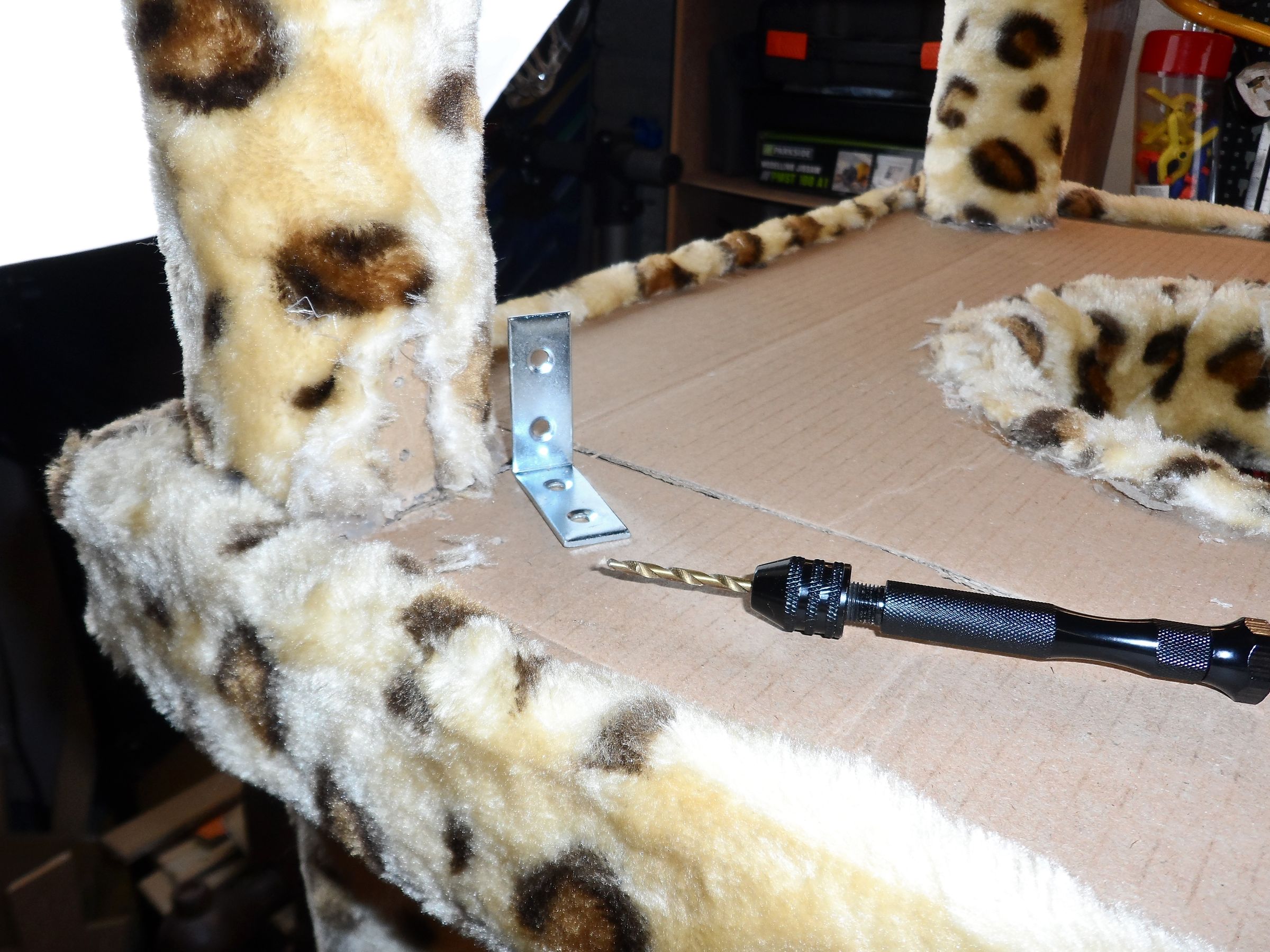 Cat Activity Centre : 23 Steps (with Pictures) - Instructables