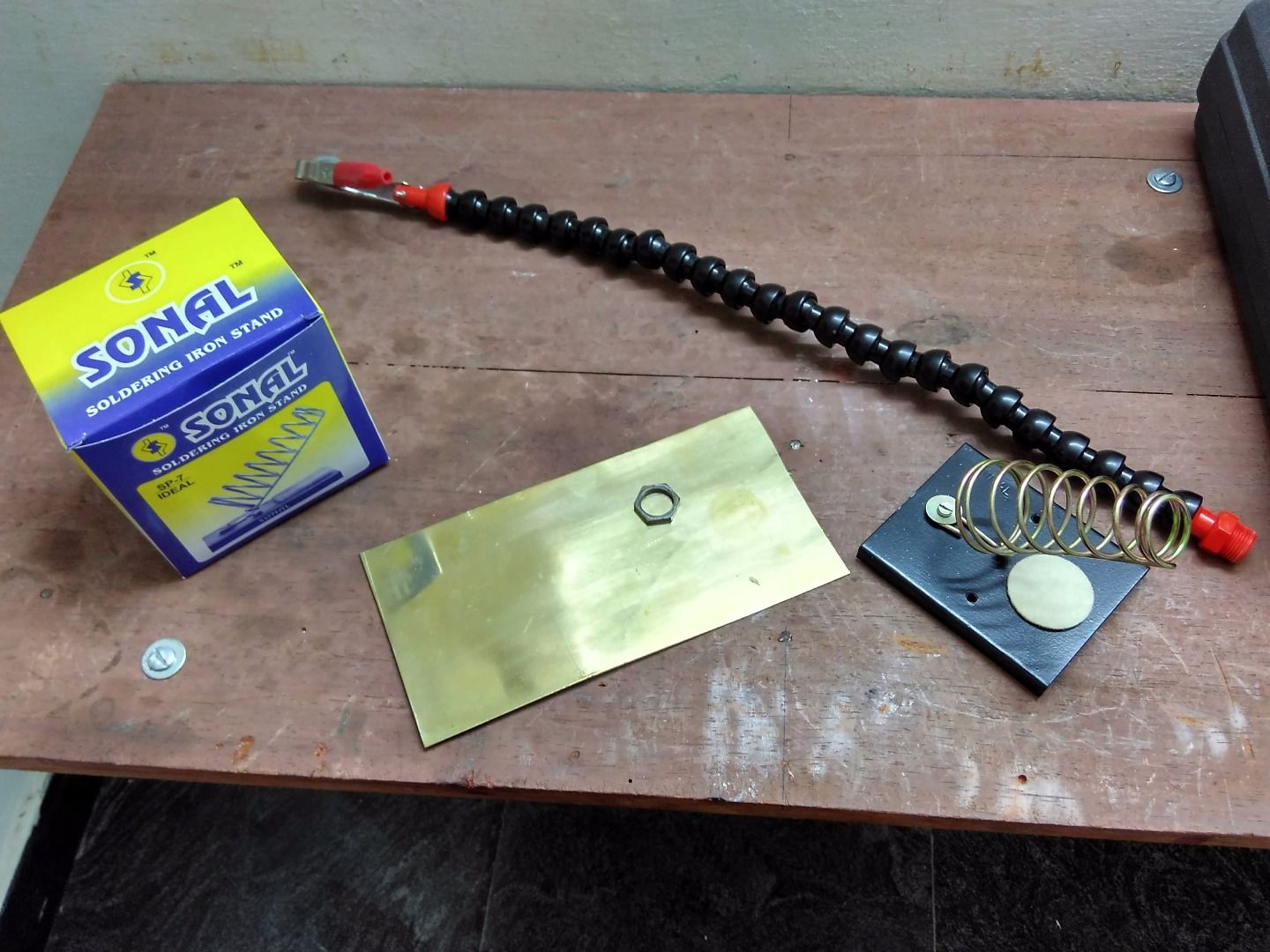 DIY Third Hand for Soldering : 7 Steps (with Pictures) - Instructables
