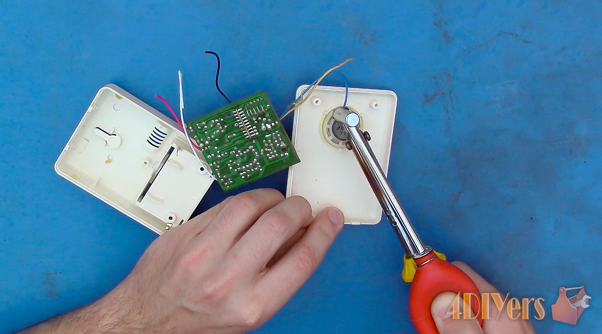 How to Desolder Electronic Components : 5 Steps (with Pictures ...